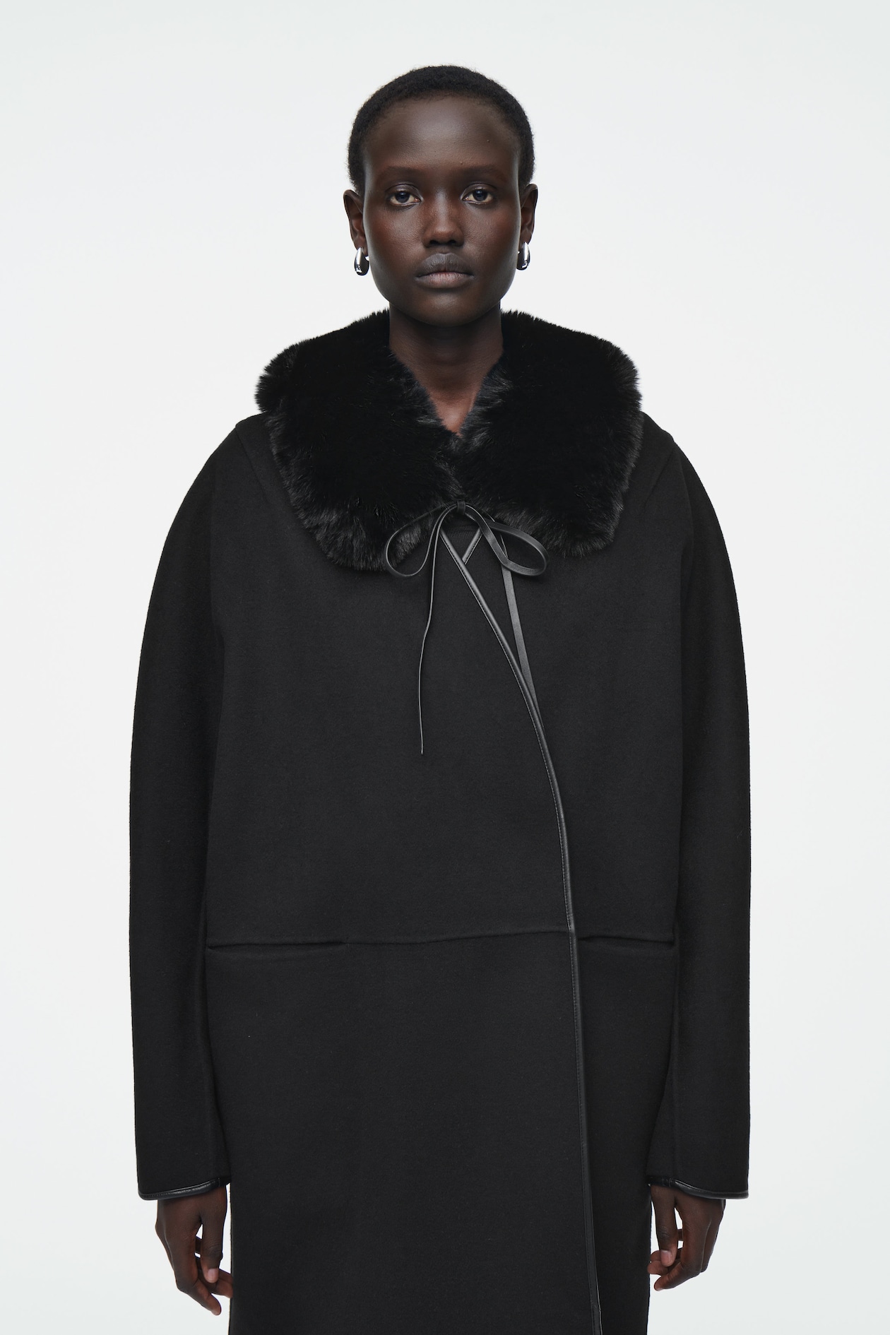 FAUX FUR COLLAR - BLACK | COS