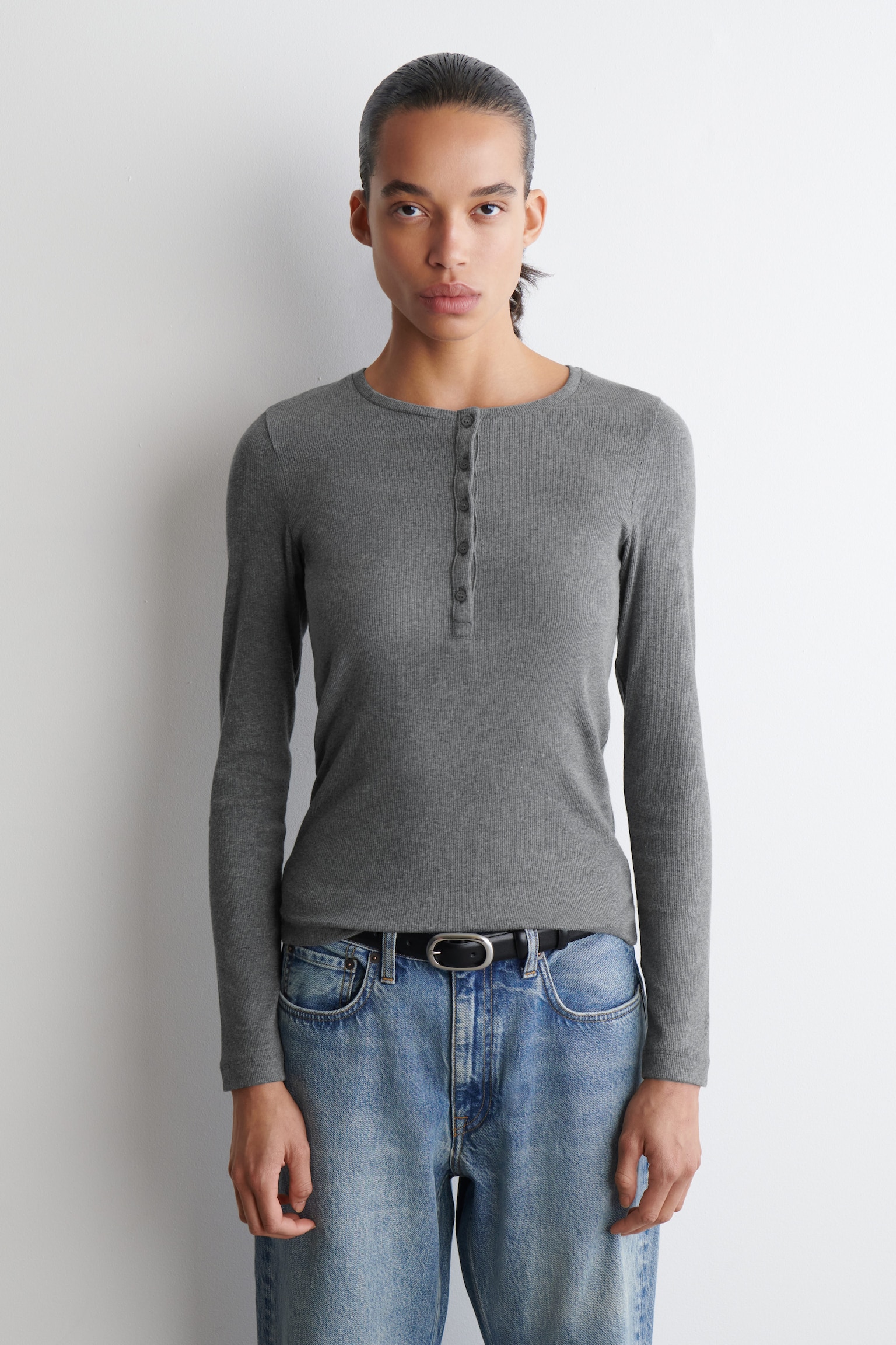 LONG-SLEEVED HENLEY TOP - GRAY MÉLANGE | COS
