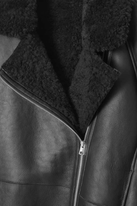 OVERSIZED SHEARLING AVIATOR JACKET - BLACK | COS