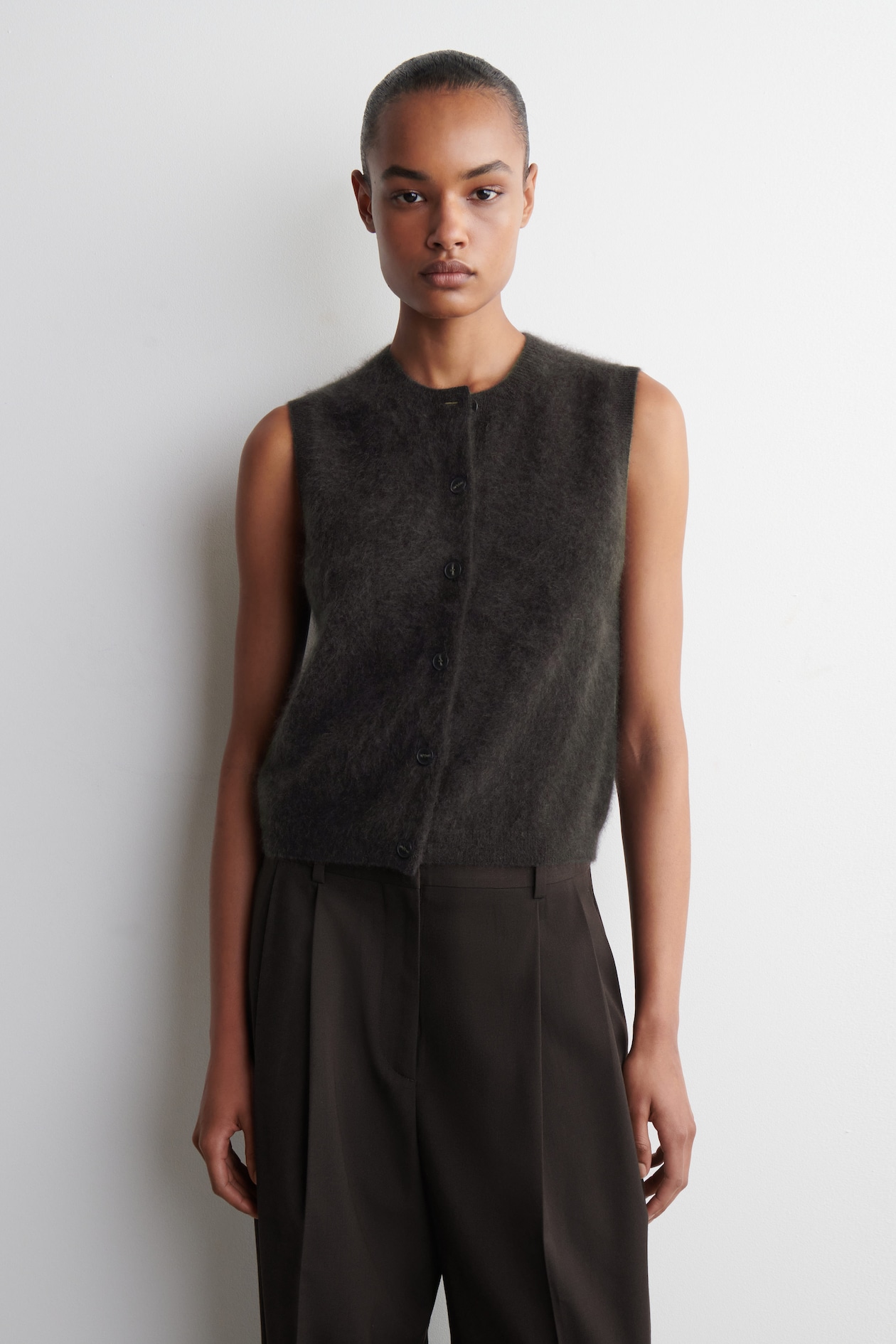 BRUSHED-CASHMERE VEST - DARK BROWN | COS