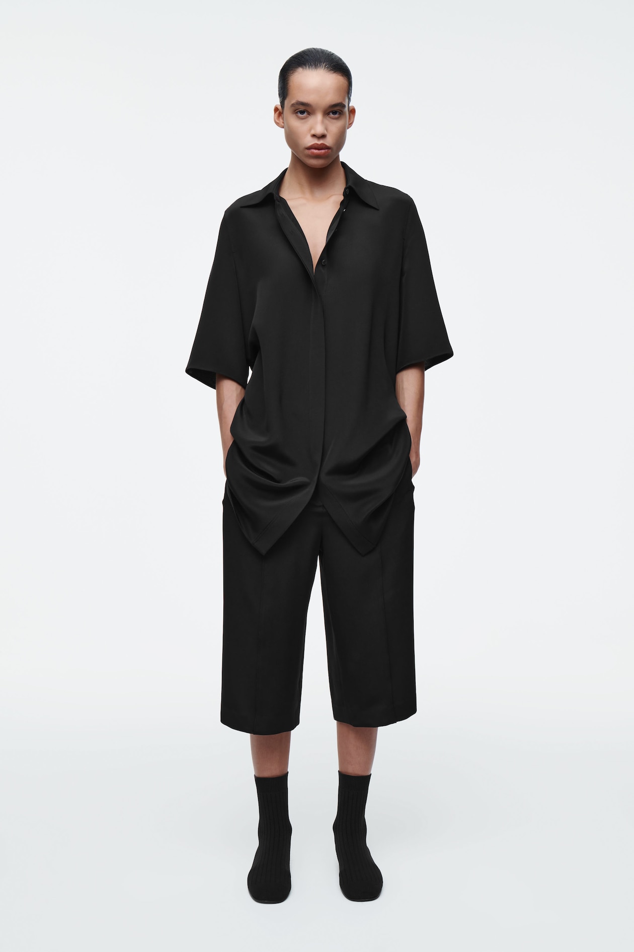 TAILORED SILK SHORTS - CARBON | COS