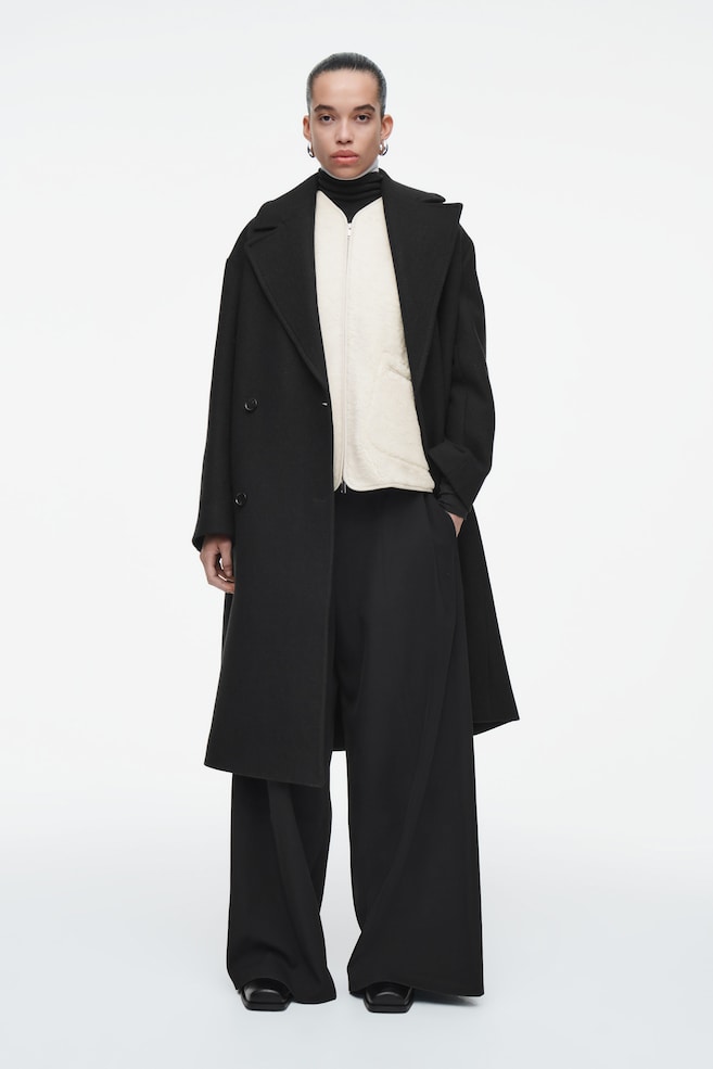 OVERSIZED FAUX SHEARLING VEST - IVORY | COS