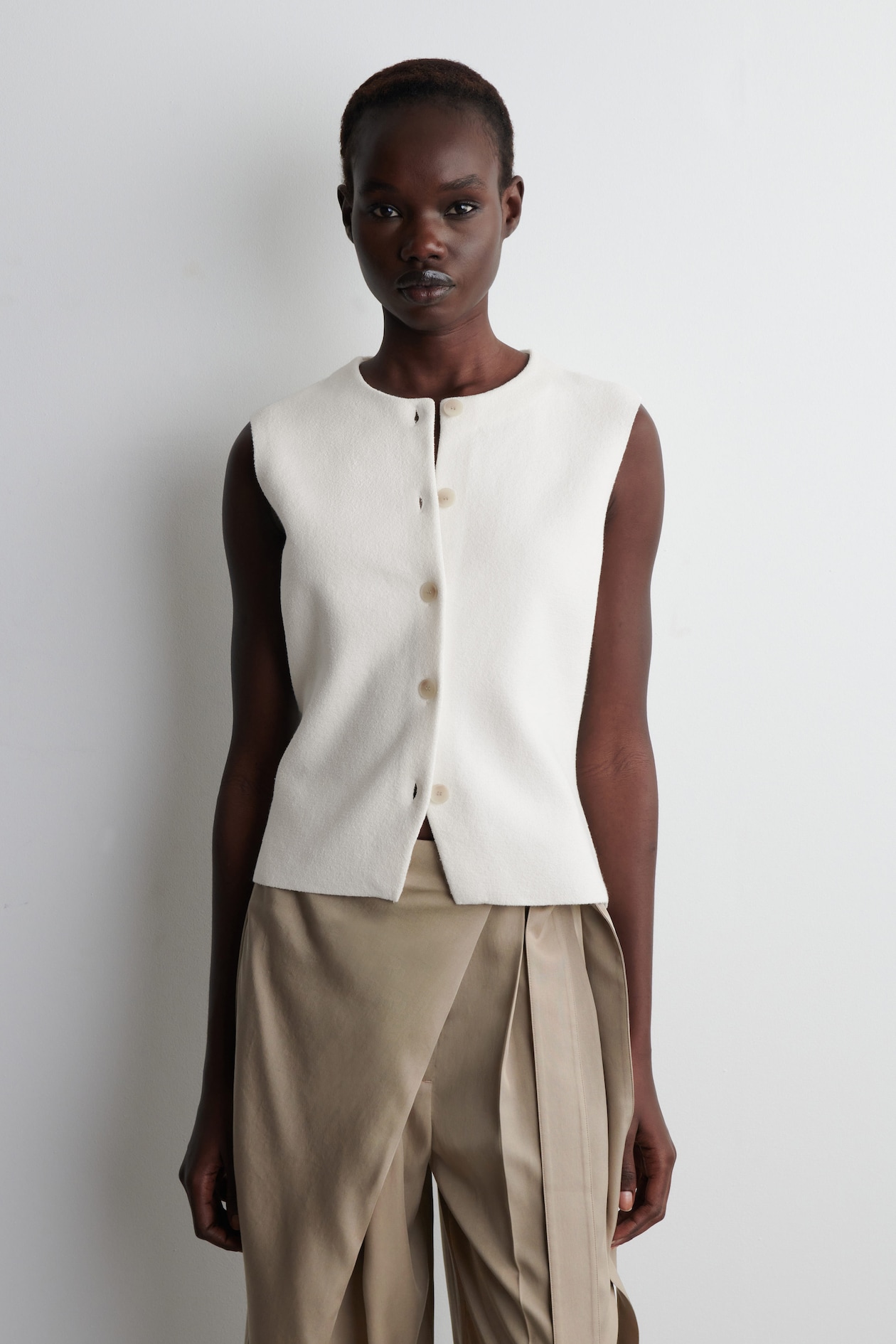 KNITTED COTTON WAISTCOAT - IVORY | COS