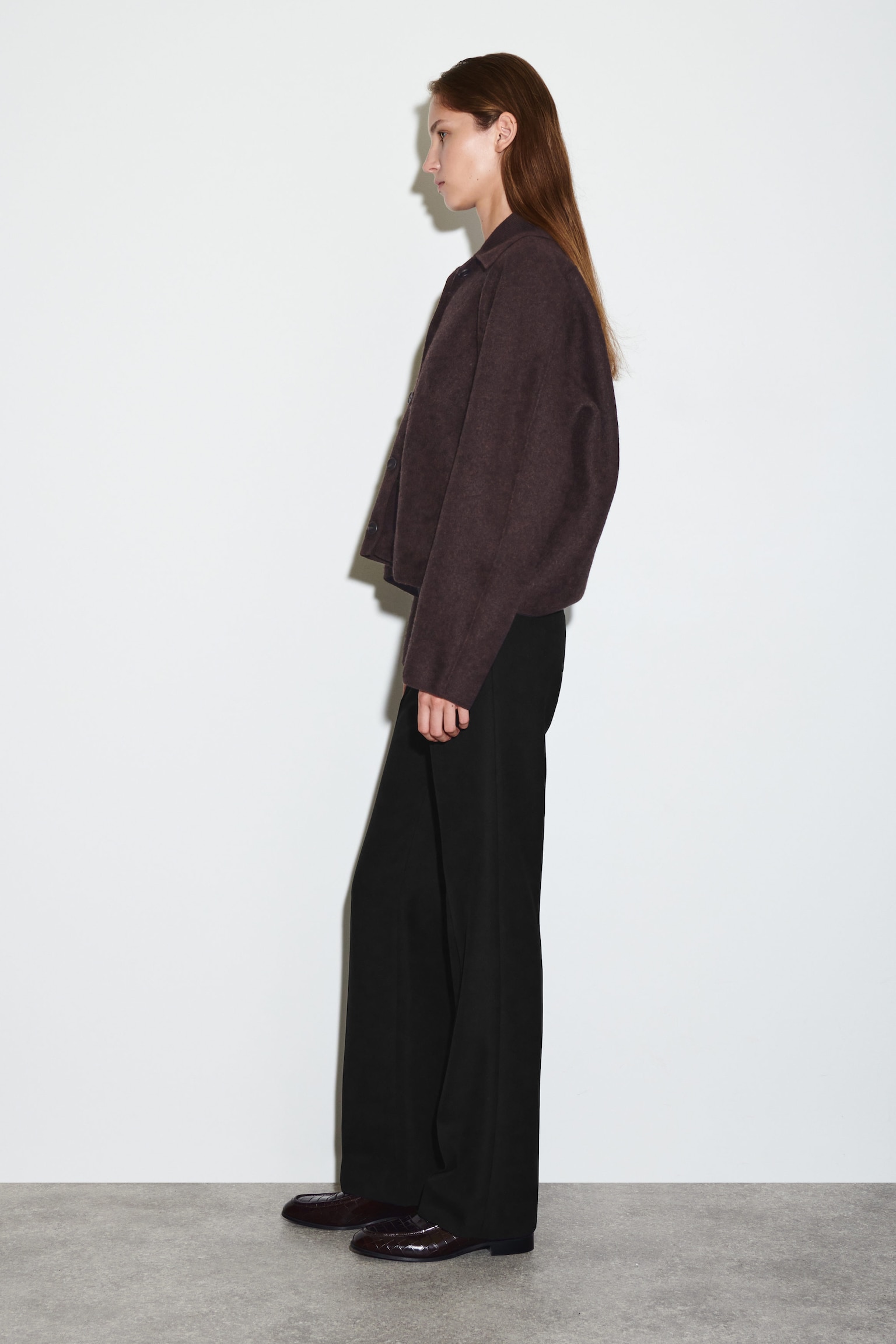 SCULPTED MERINO WOOL SHORT JACKET - DARK BROWN | COS
