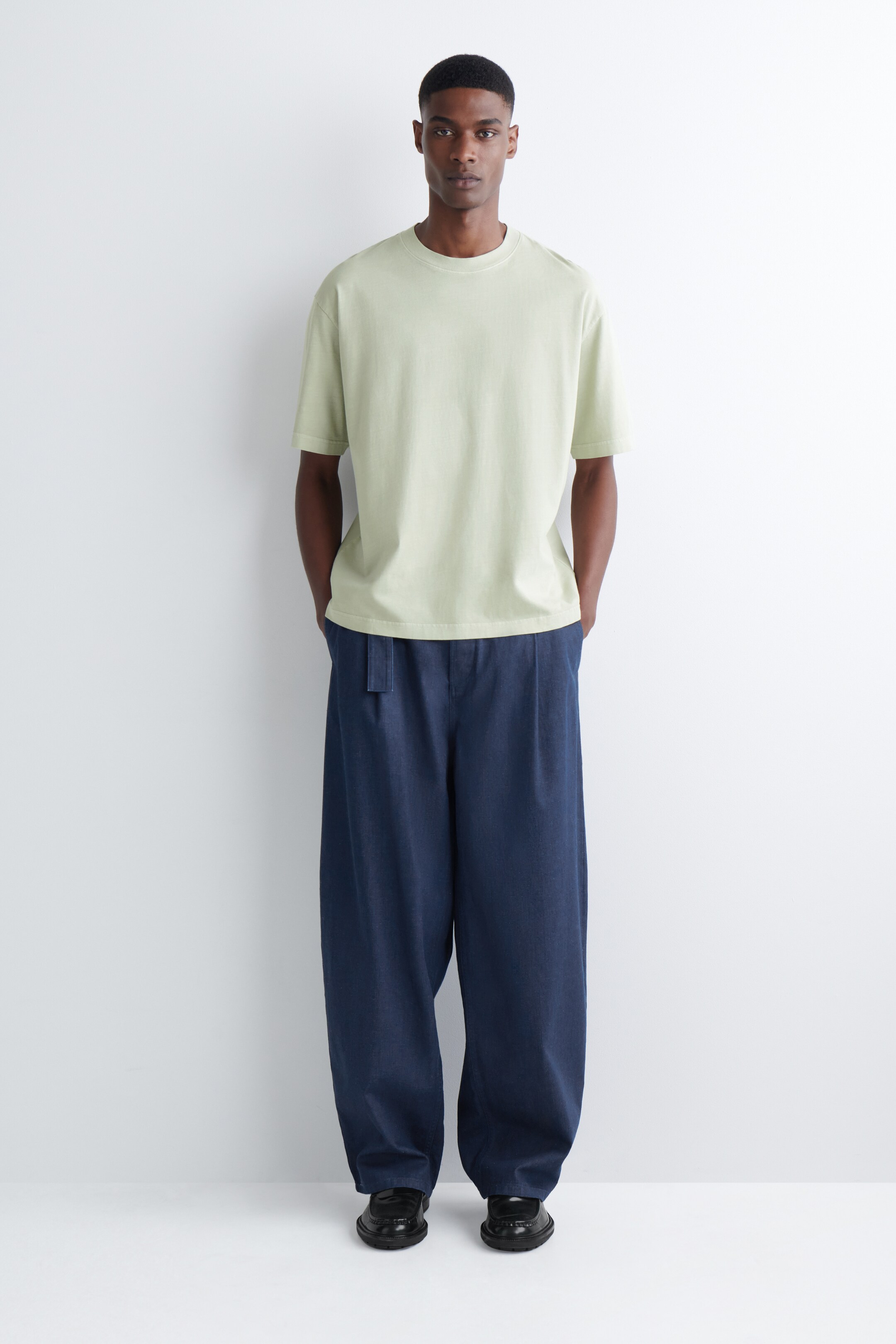 T-SHIRT IN COTONE LEGGERO CON TAGLIO RILASSATO - VERDE CHIARO - UOMO ...