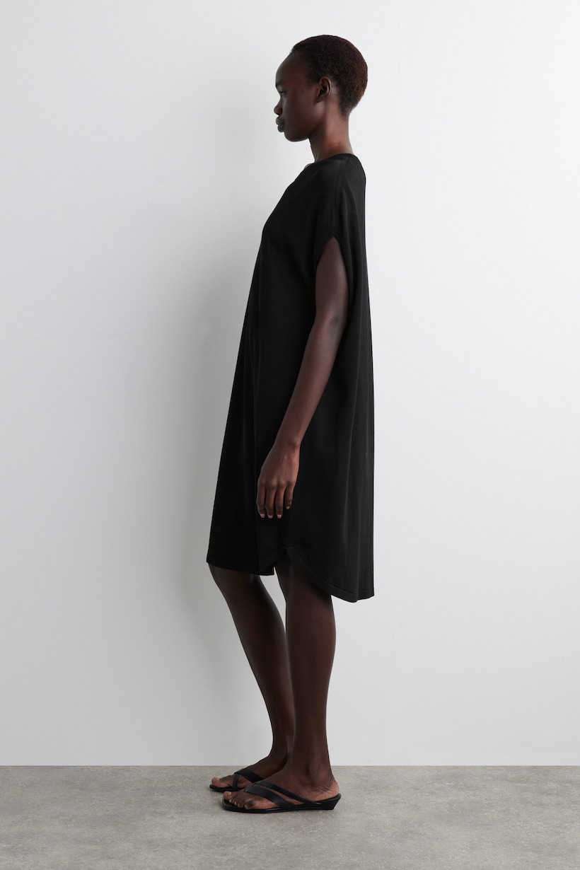 CIRCLE-CUT KNIT DRESS - BLACK | COS