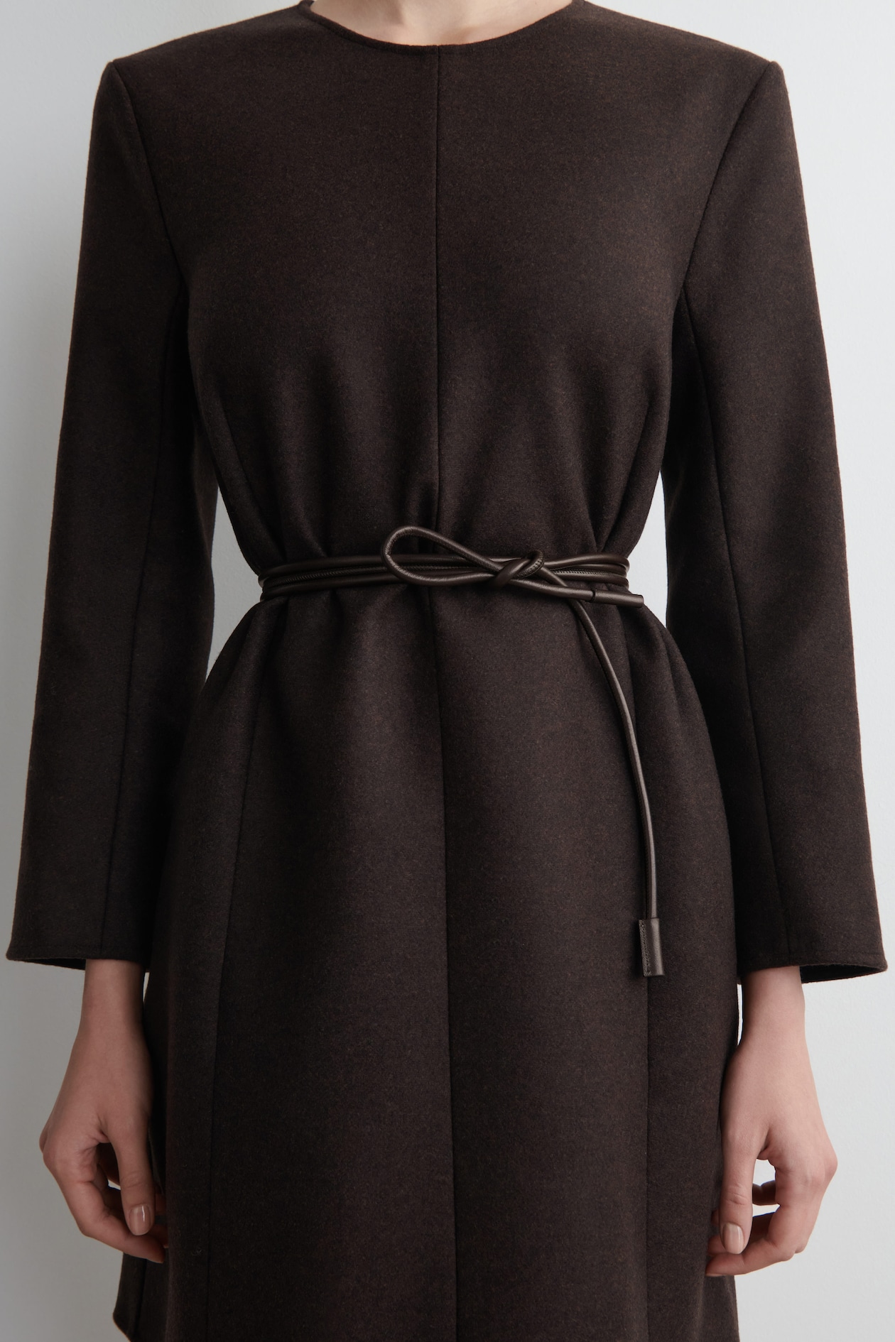 LEATHER ROPE BELT - BROWN | COS