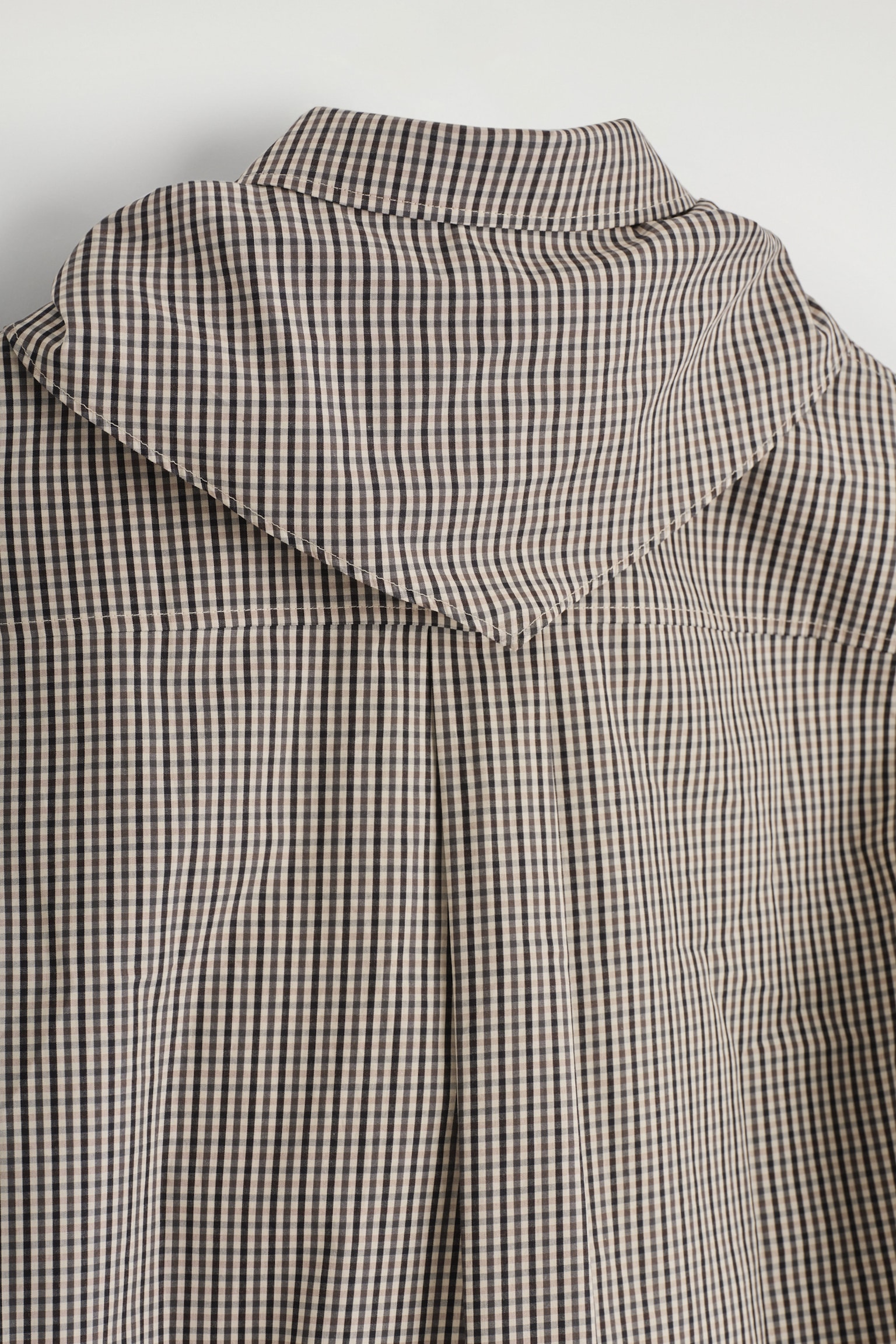 CHECKED SCARF-DETAIL SHIRT - BEIGE / CHECKED | COS