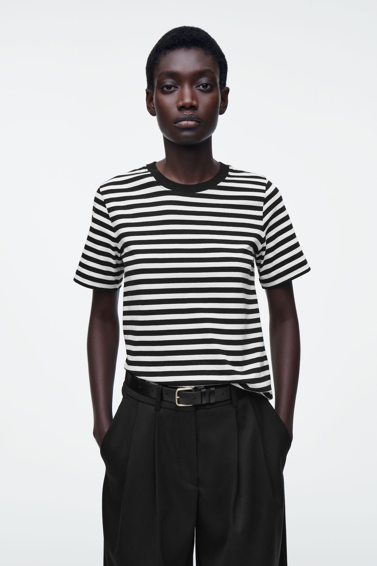24/7 REGULAR T-SHIRT - BLACK / WHITE / STRIPED | COS