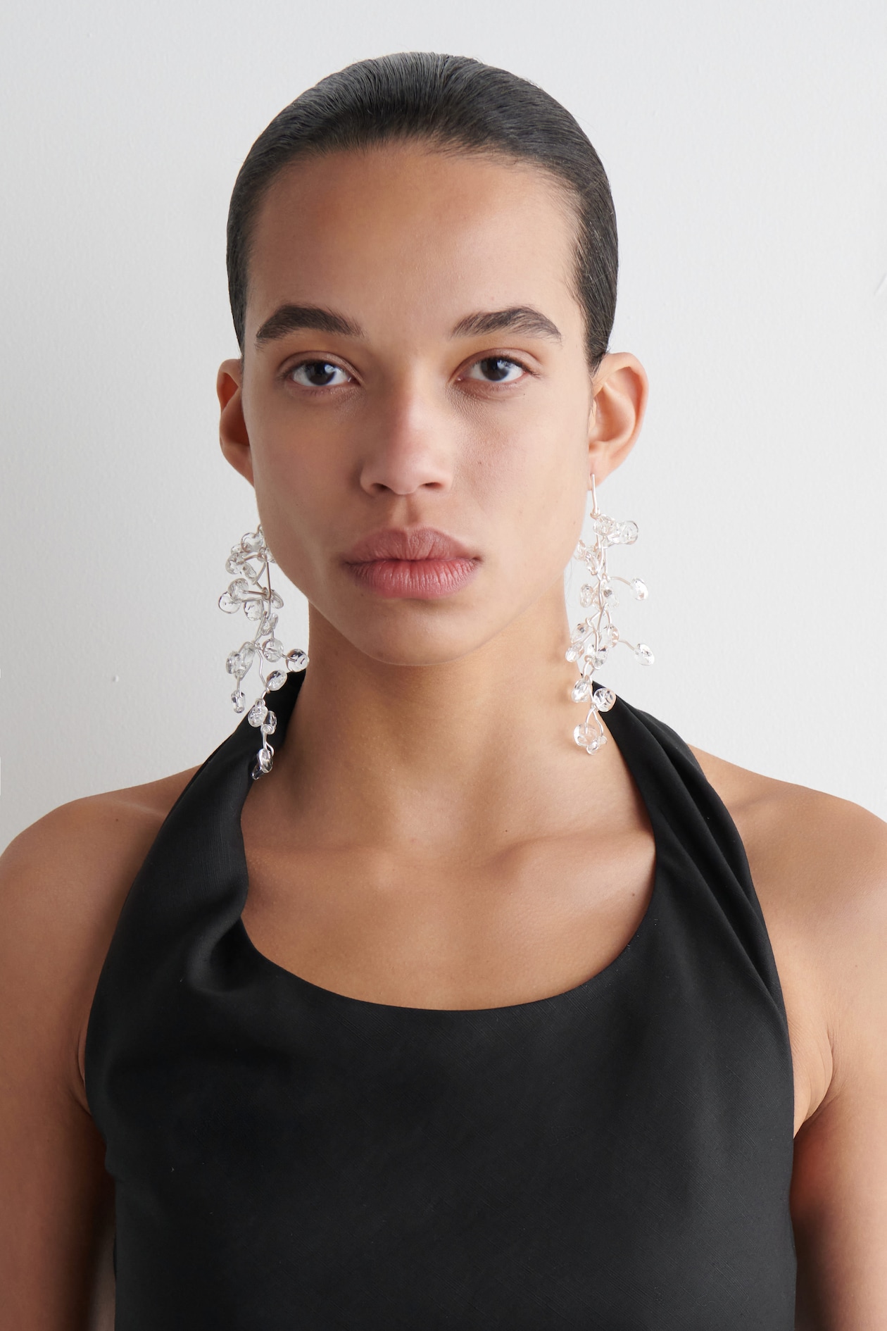 CASCADING EARRINGS - CLEAR / SILVER | COS
