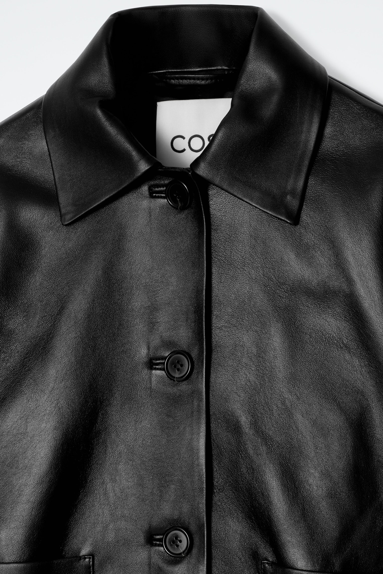 BOXY COLLARED LEATHER JACKET - BLACK | COS