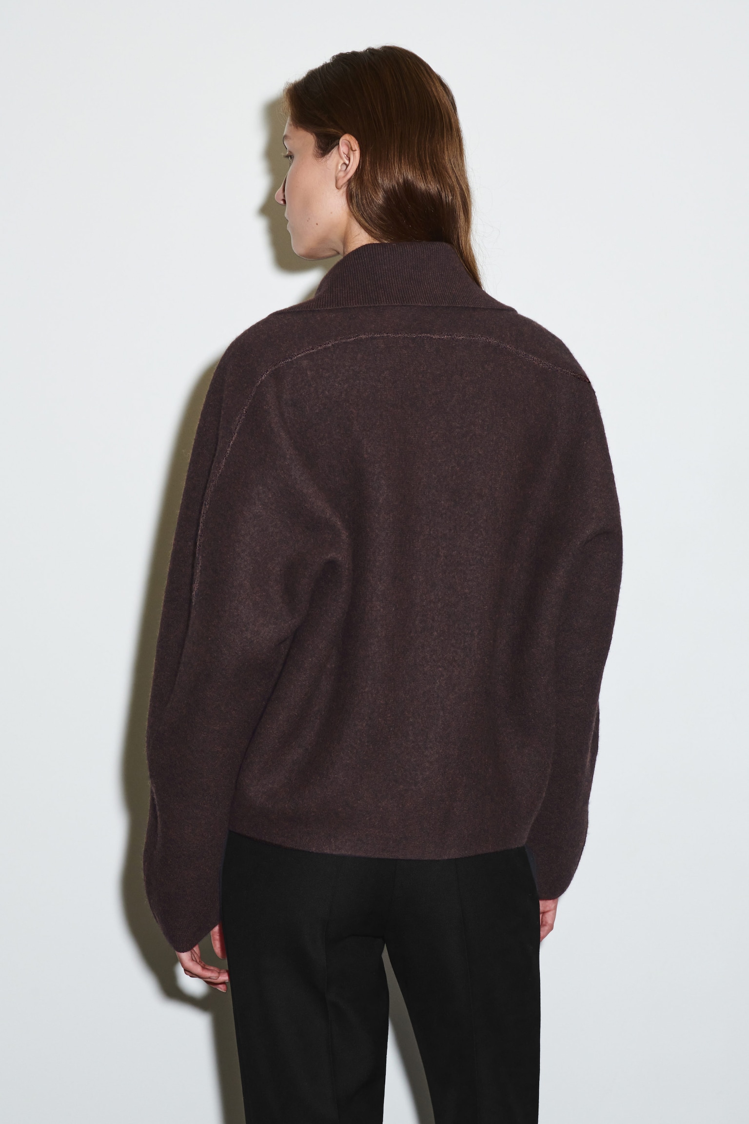 SCULPTED MERINO WOOL SHORT JACKET - DARK BROWN | COS