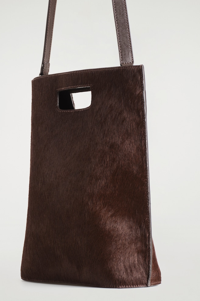 FOLIO BAG - PONY HAIR-EFFECT LEATHER - BROWN | COS GB