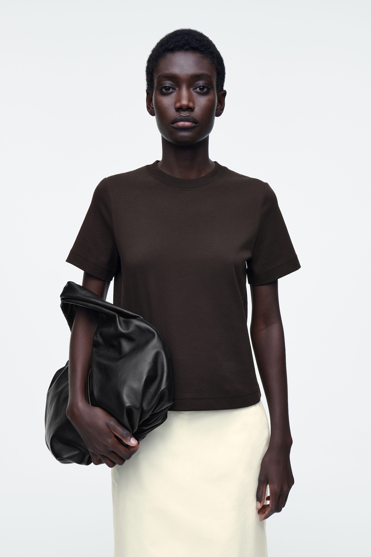 CLEAN CUT REGULAR T-SHIRT - DARK BROWN | COS