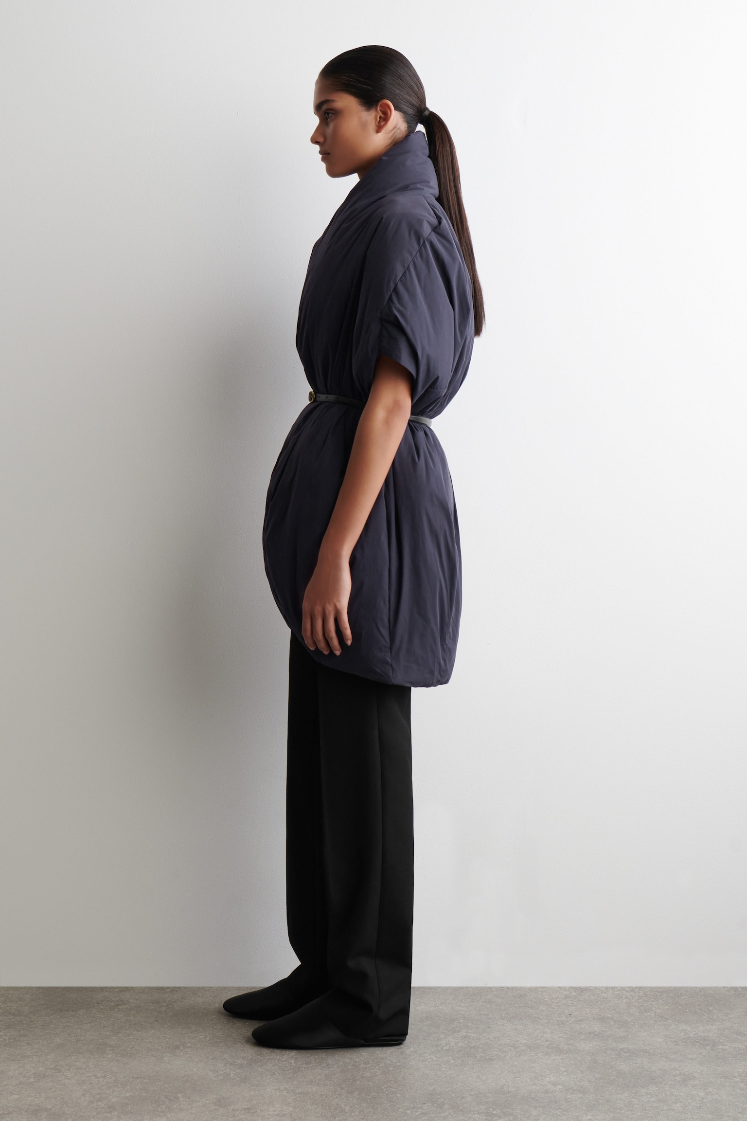 OVERSIZED SCULPTED DOWN PUFFER JACKET - NAVY | COS GB