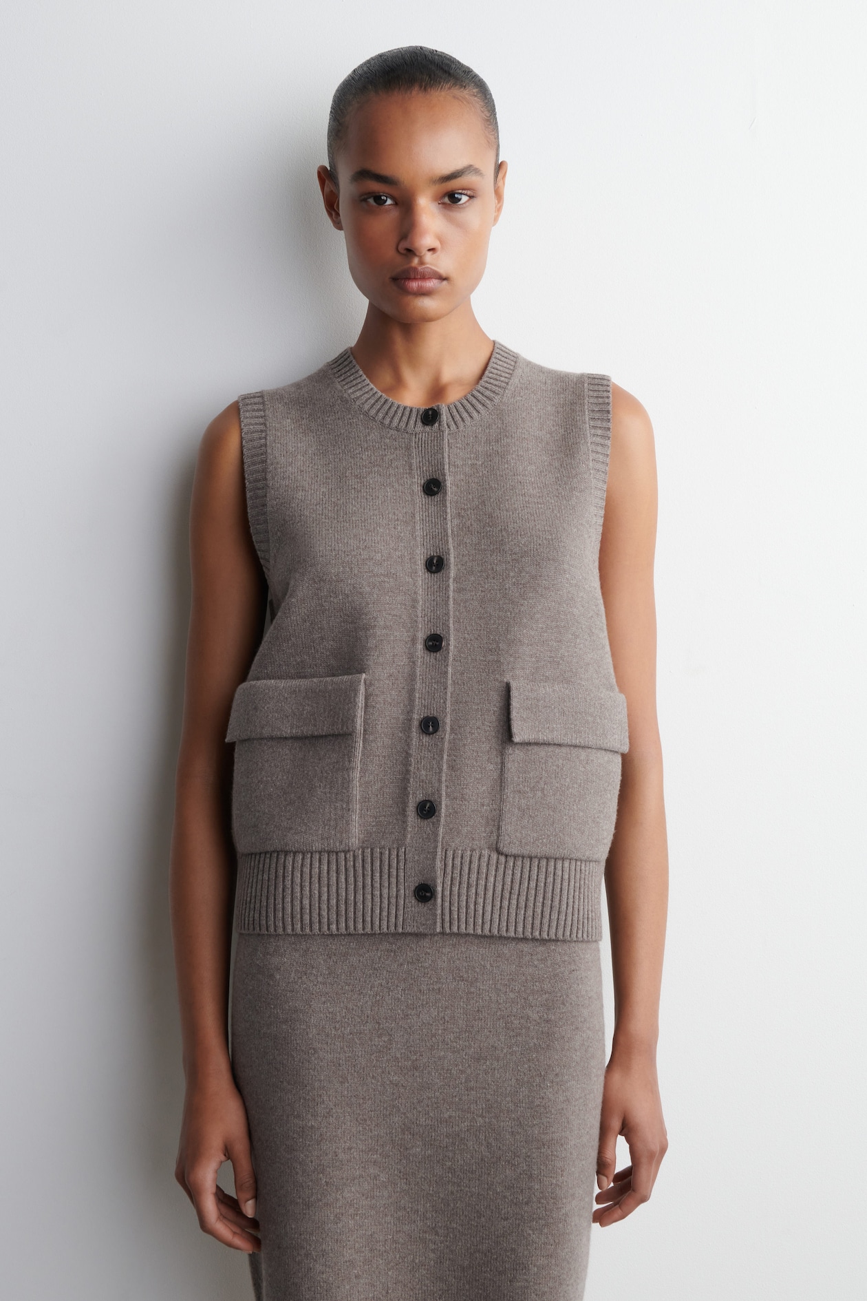 MERINO WOOL BUTTONED VEST - BROWN | COS