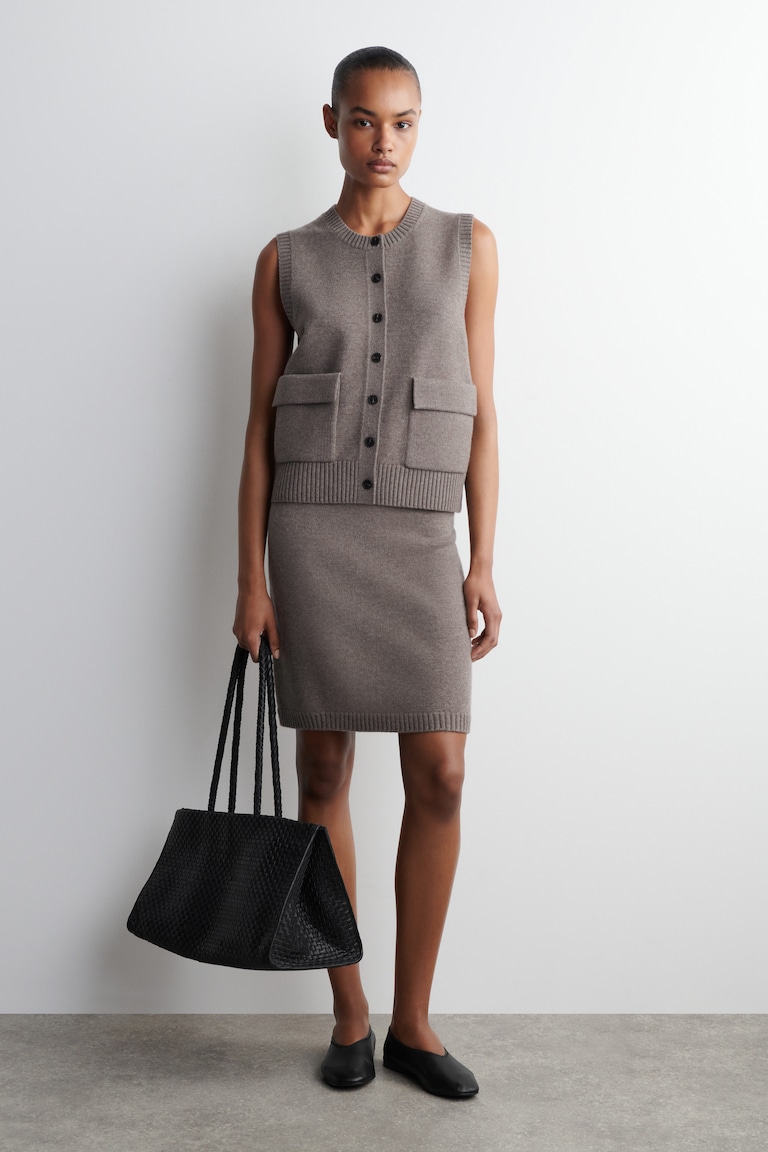 MERINO WOOL BUTTONED VEST - BROWN | COS