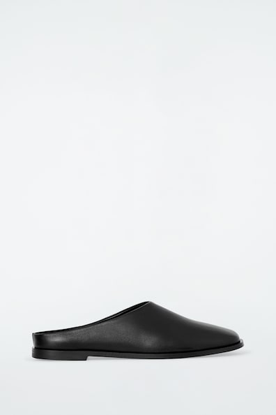 CLASSIC LEATHER MULES - BLACK | COS