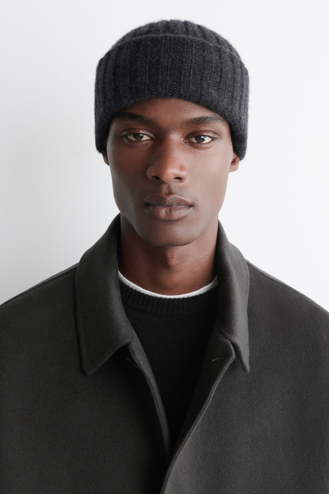 CHUNKY RIBBED CASHMERE BEANIE - BLACK MÉLANGE | COS
