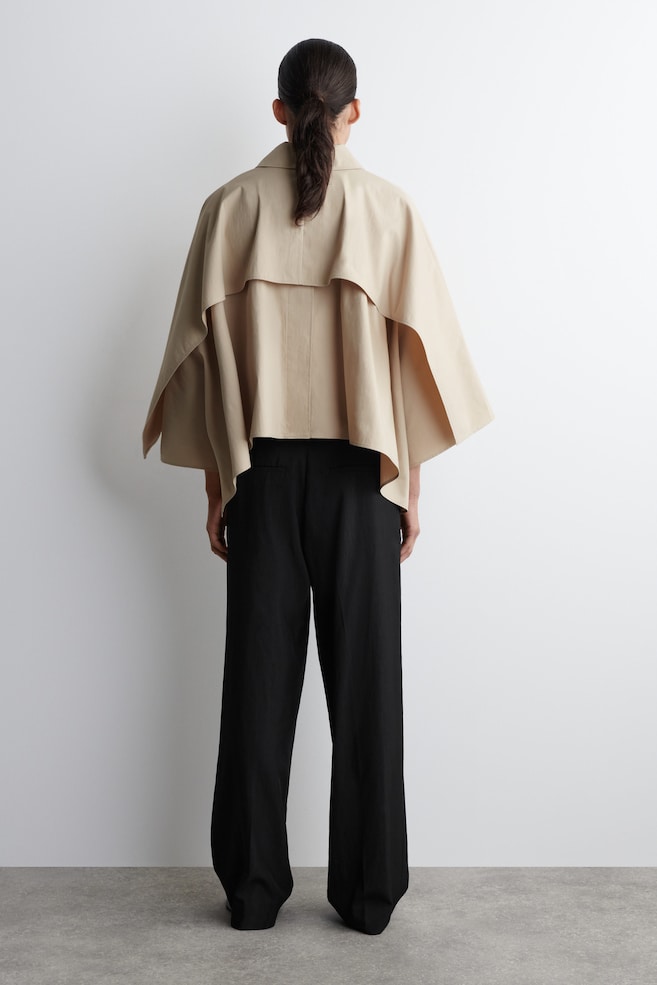 CROPPED TRENCH COAT CAPE - LIGHT BEIGE | COS US