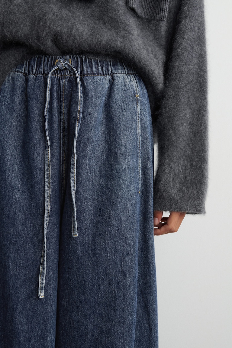 BARREL-LEG DENIM DRAWSTRING PANTS - DARK BLUE | COS