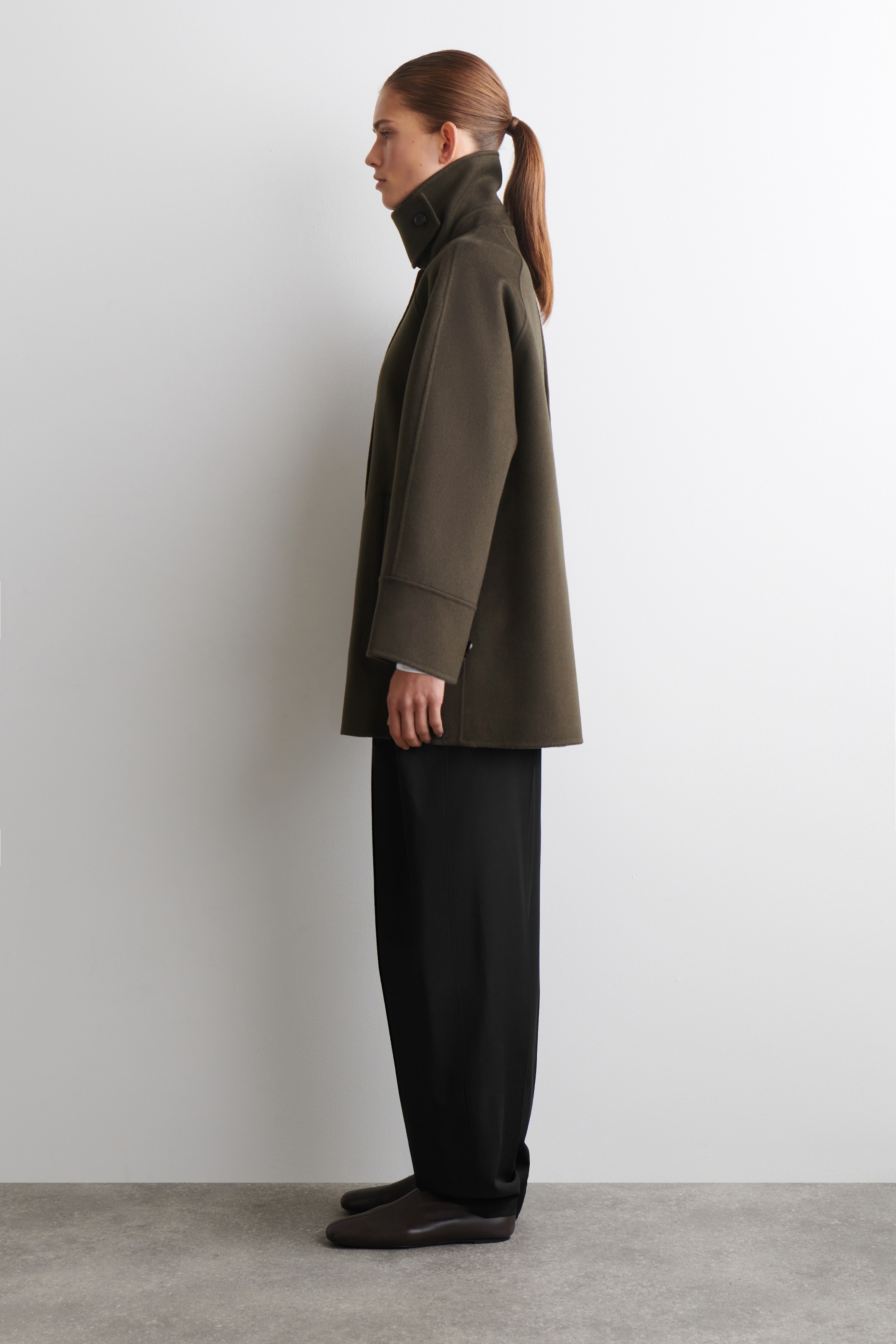 FUNNEL-NECK DOUBLE-FACED WOOL SHORT COAT - BROWN - ŽENY | H&M SK