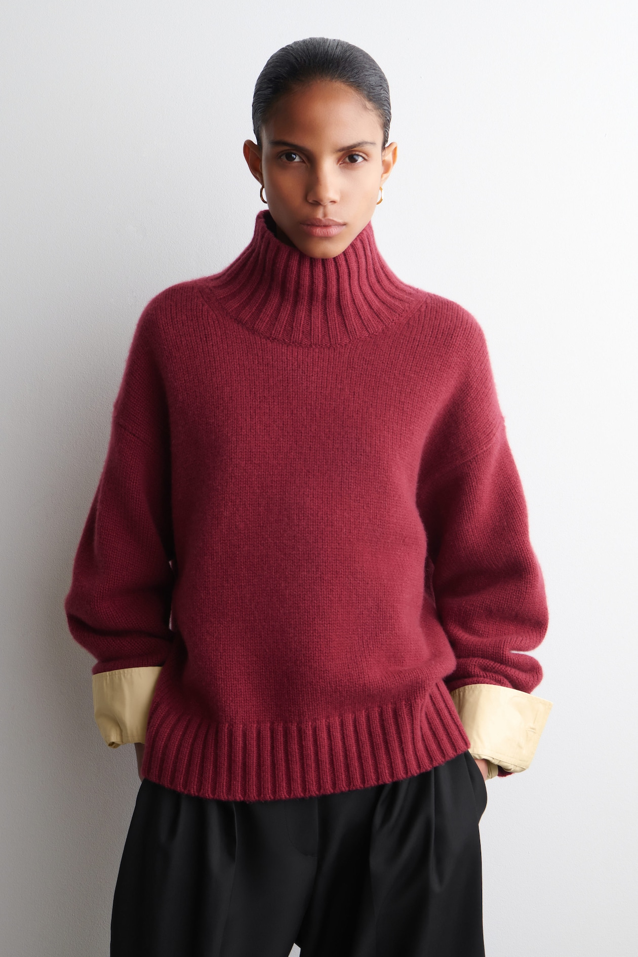 CHUNKY CASHMERE FUNNEL-NECK JUMPER - DARK RED | COS NL