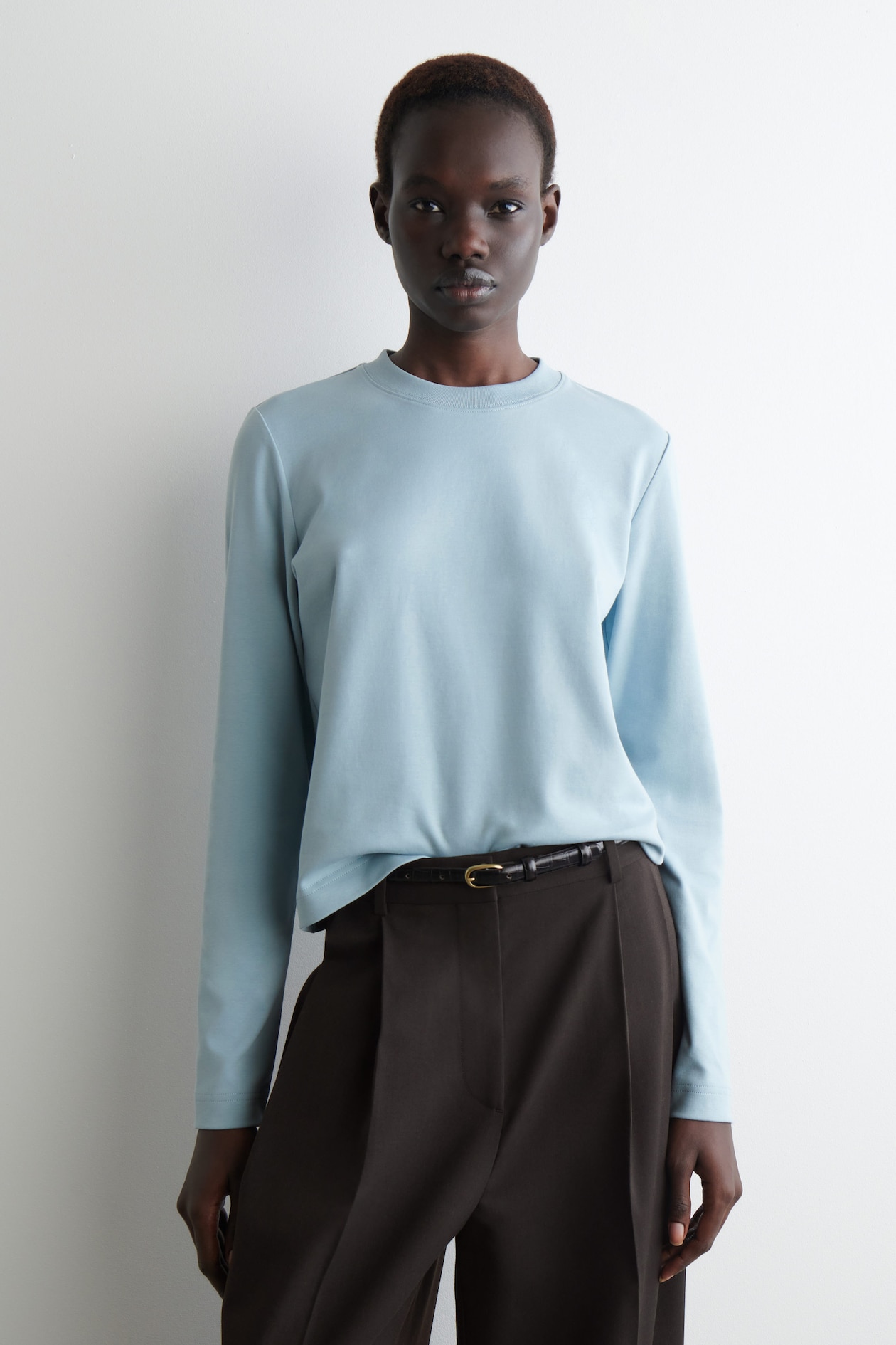CLEAN CUT REGULAR LONG-SLEEVED T-SHIRT - LIGHT BLUE | COS US
