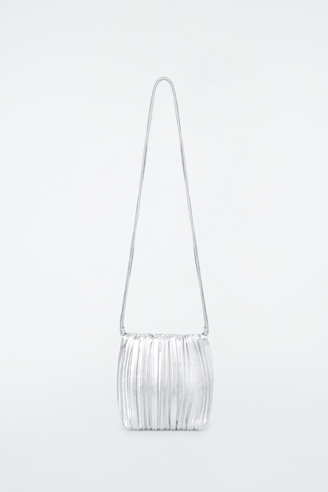 SCALLOP CROSSBODY - LEATHER - SILVER | COS