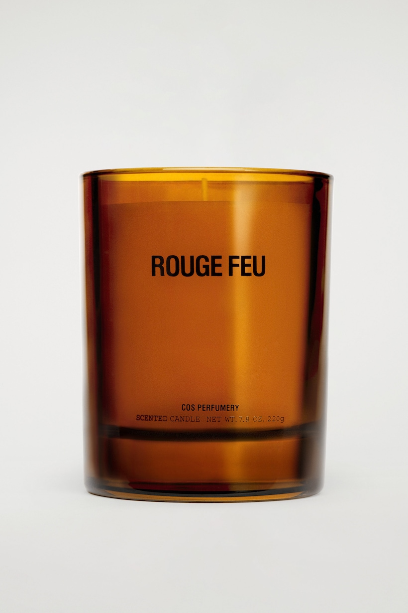 COS PERFUMERY SCENTED CANDLE, 7.8 OZ - ROUGE FEU | COS