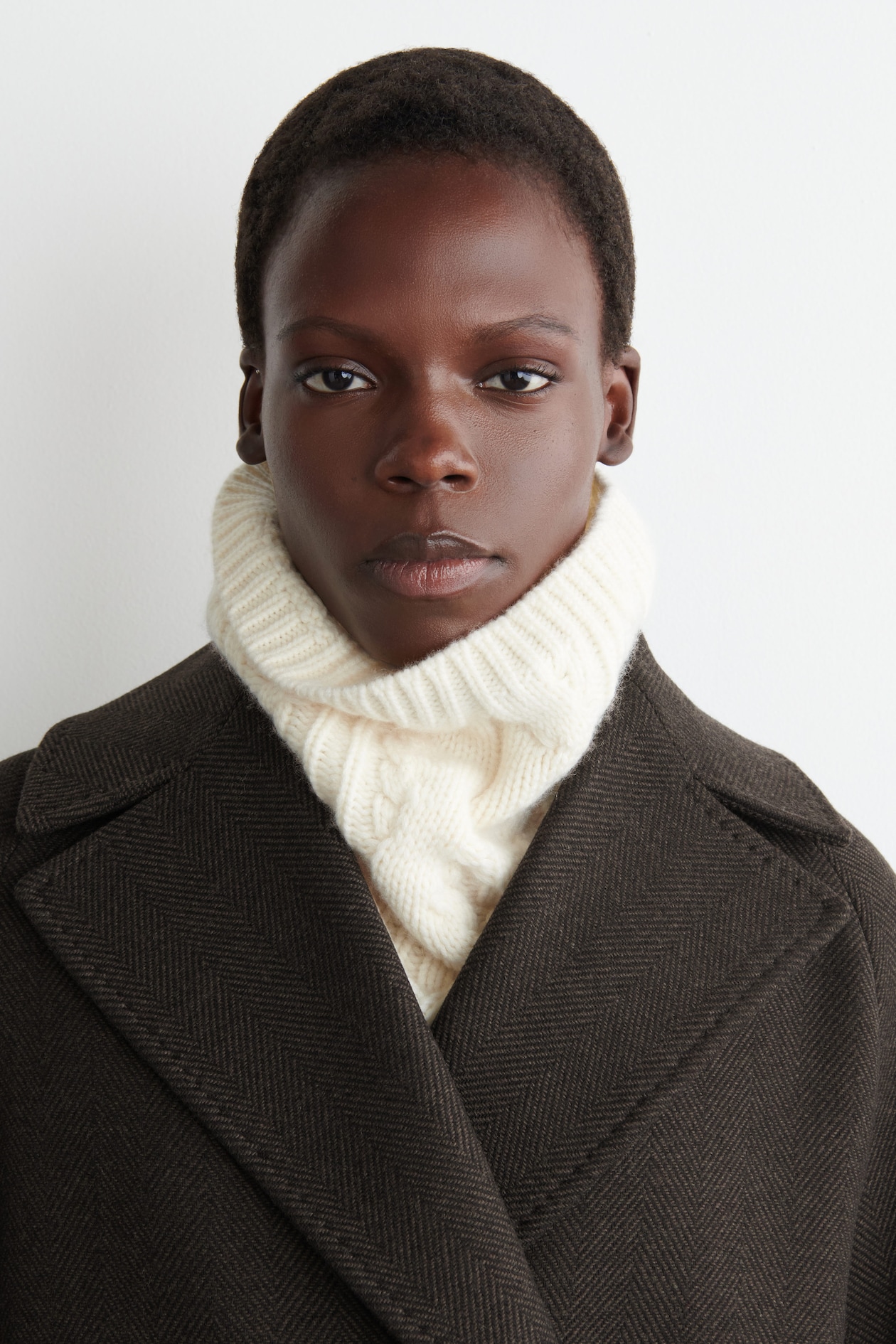 CABLE-KNIT WOOL-CASHMERE SNOOD - CREAM | COS