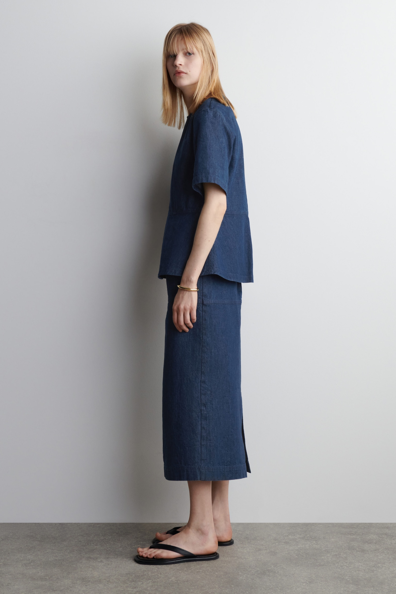DENIM PENCIL SKIRT - DARK BLUE | COS