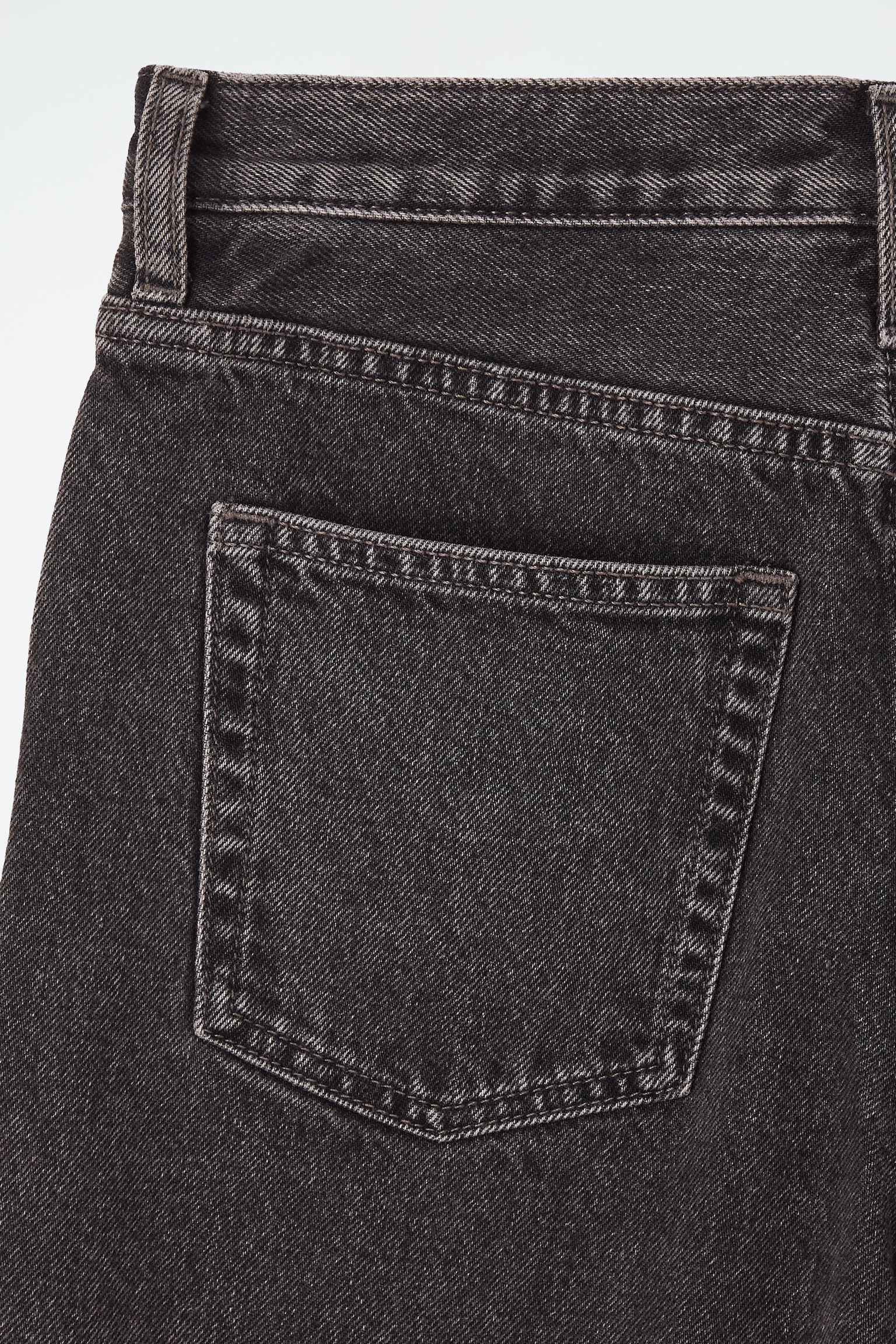 ARCH TAPERED JEANS - BLACK | COS AU