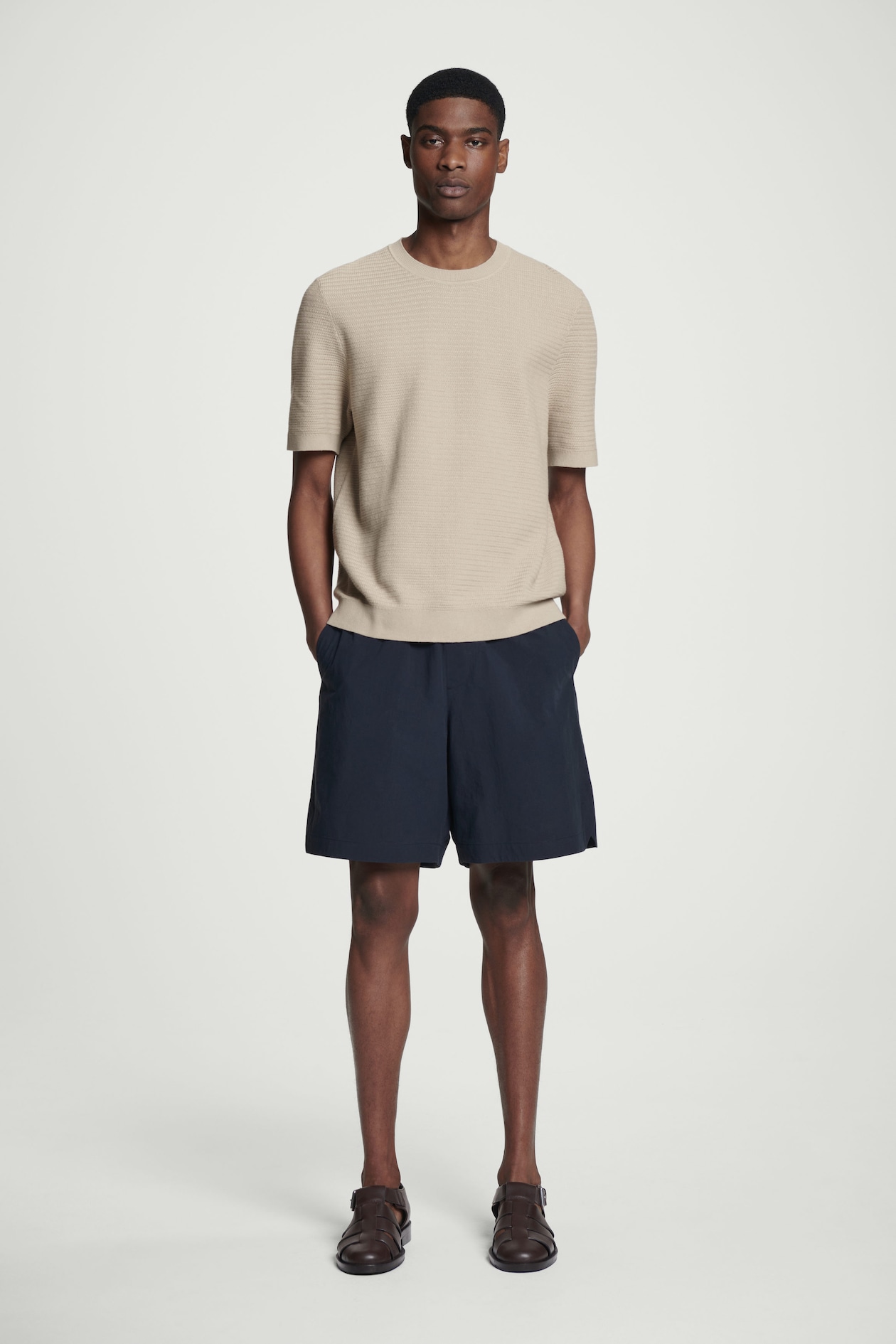 PIMA COTTON ELASTICATED SHORTS - NAVY | COS