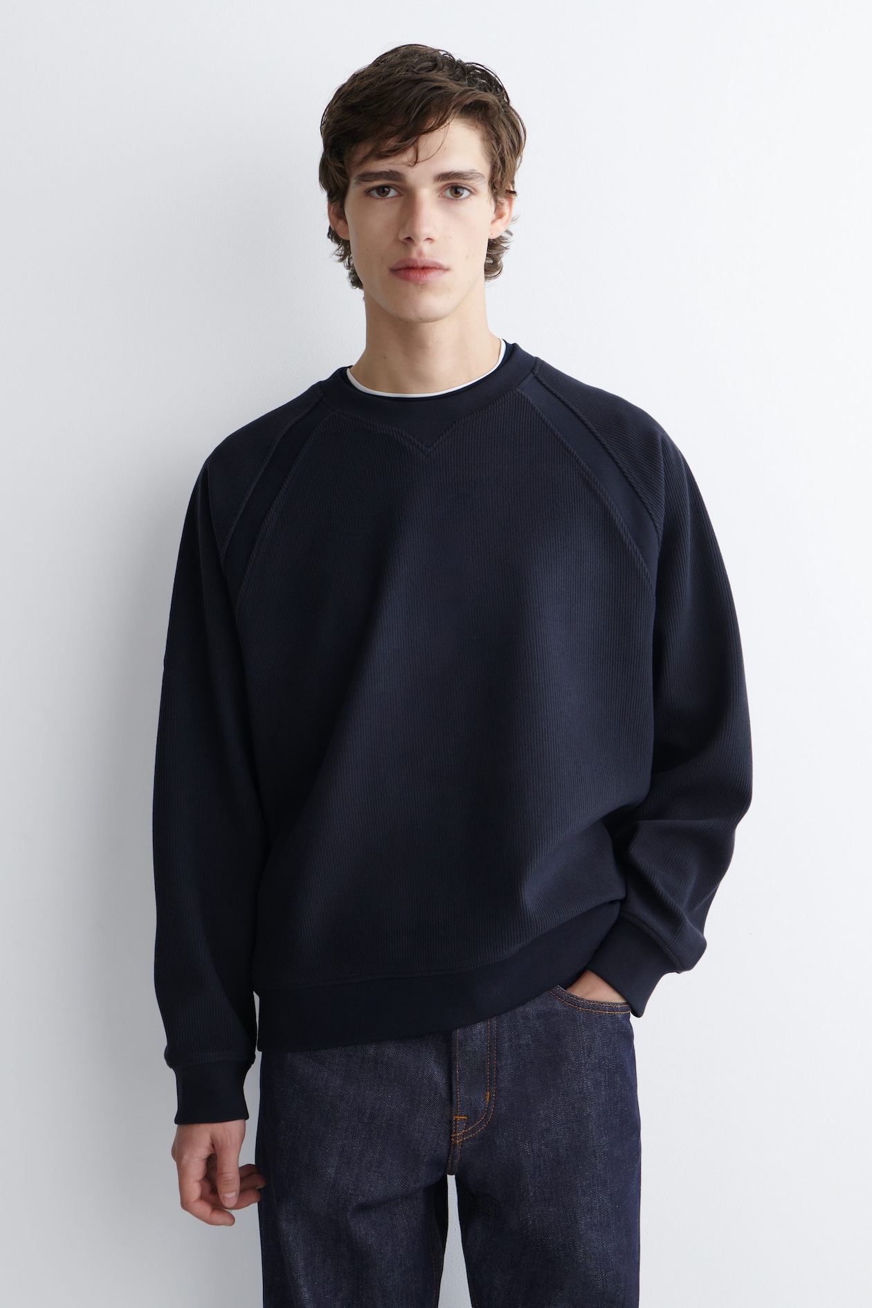 FELPA IN JERSEY DI VELLUTO A COSTE - BLU NAVY | COS IT