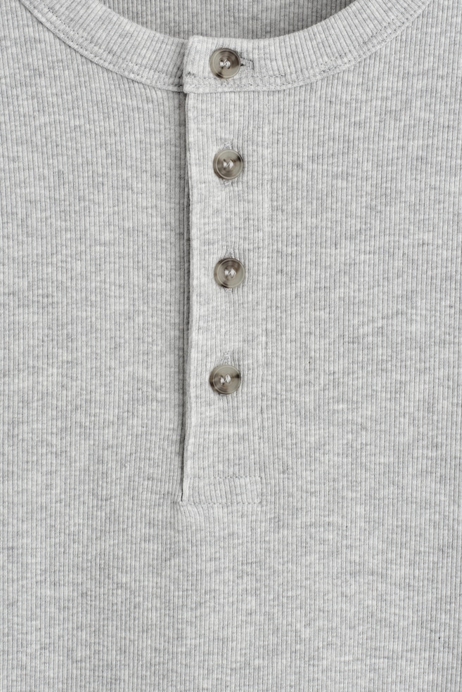 SLIM-FIT RIBBED HENLEY T-SHIRT - GREY MÉLANGE | COS
