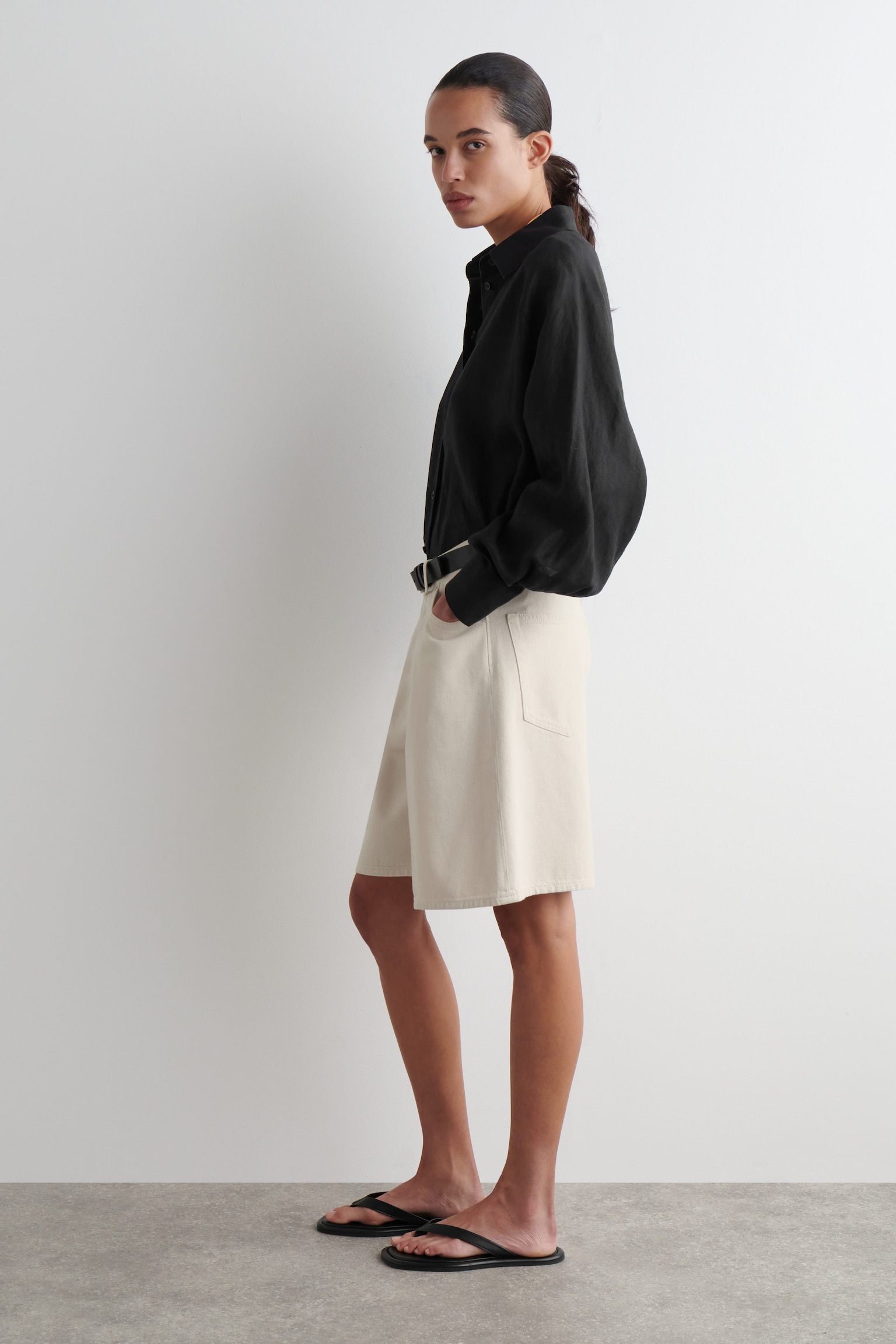 WIDE-LEG DENIM SHORTS - CHALK | COS