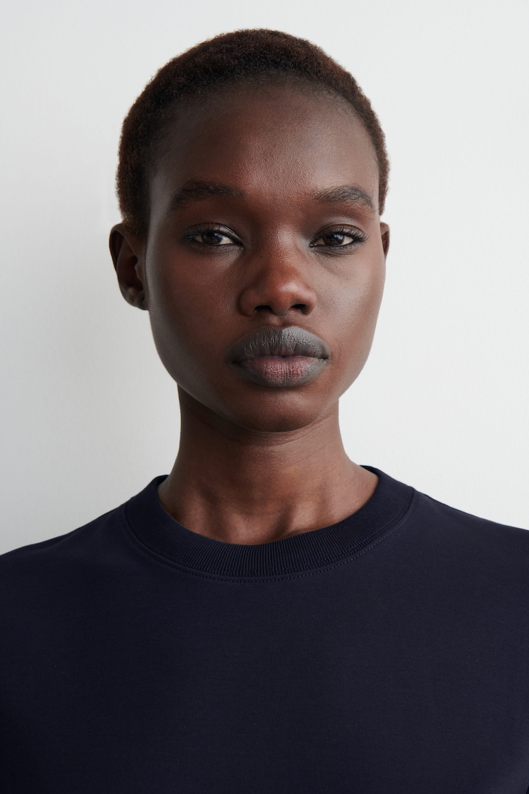 CLEAN CUT REGULAR T-SHIRT - NAVY | COS