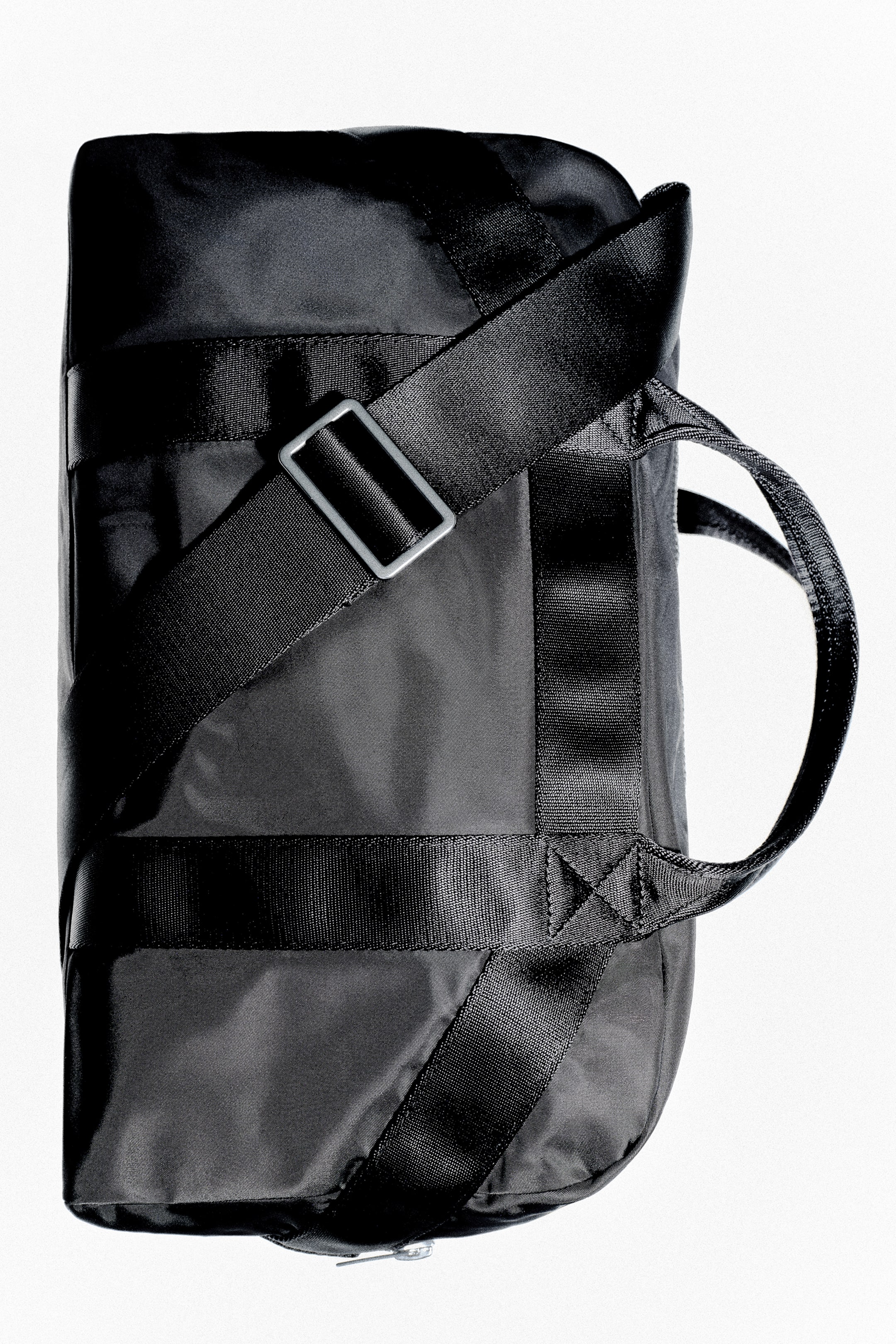 Mala desportiva tipo duffle - nylon - PRETO - HOMEM | H&M PT