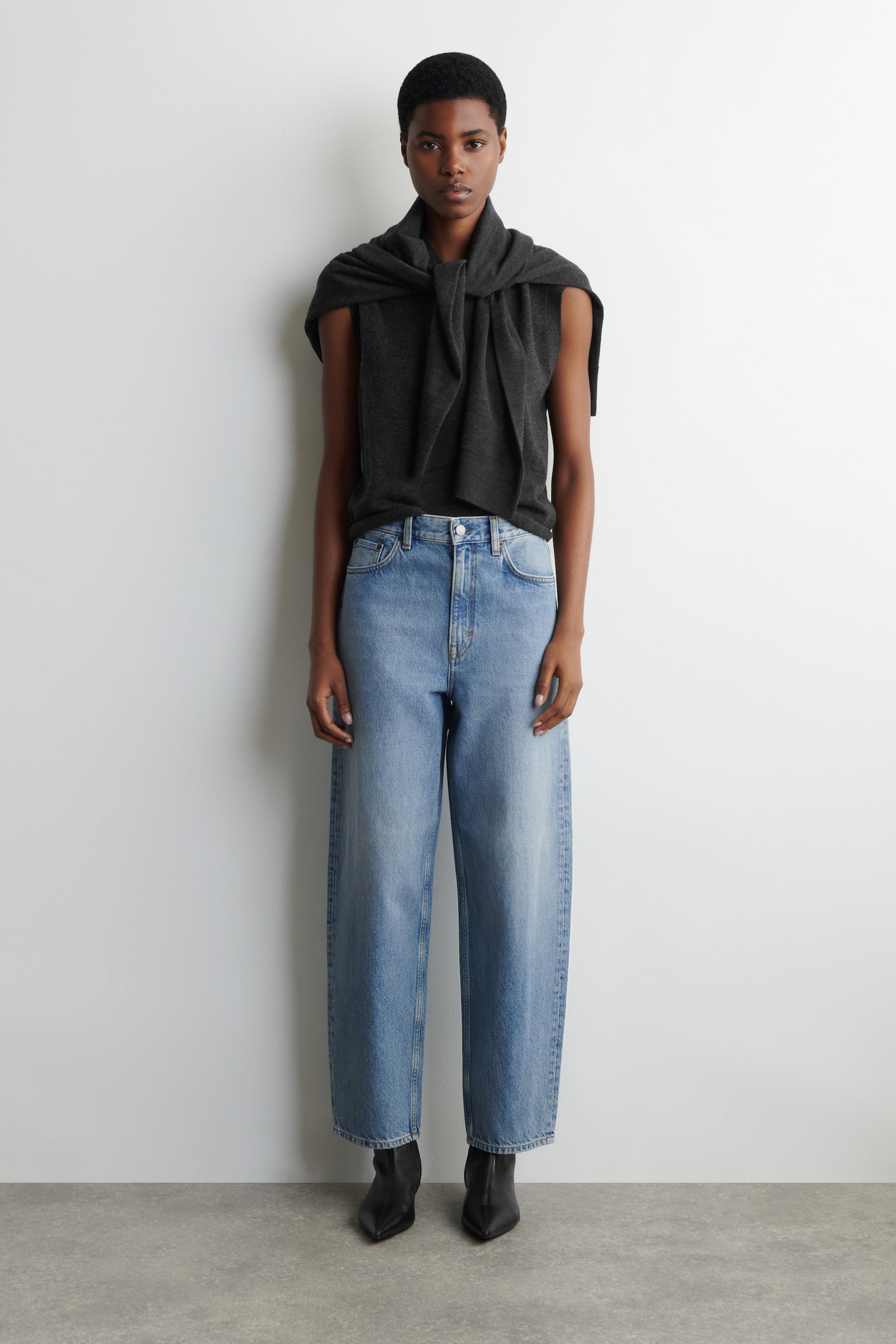 ARCH TAPERED JEANS - LIGHT BLUE | COS GB
