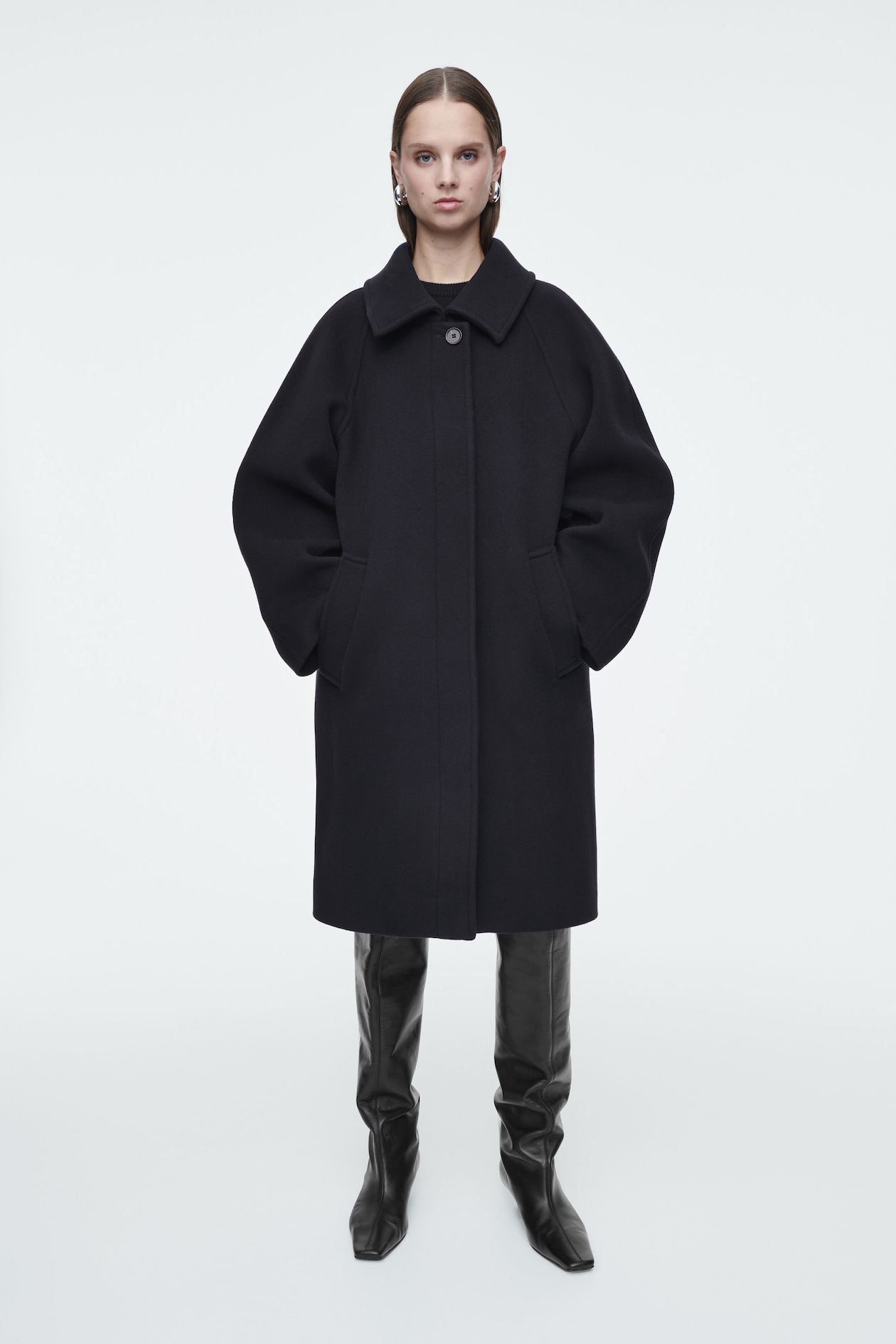 OVERSIZED SINGLE-BREASTED WOOL COAT - NAVY | COS