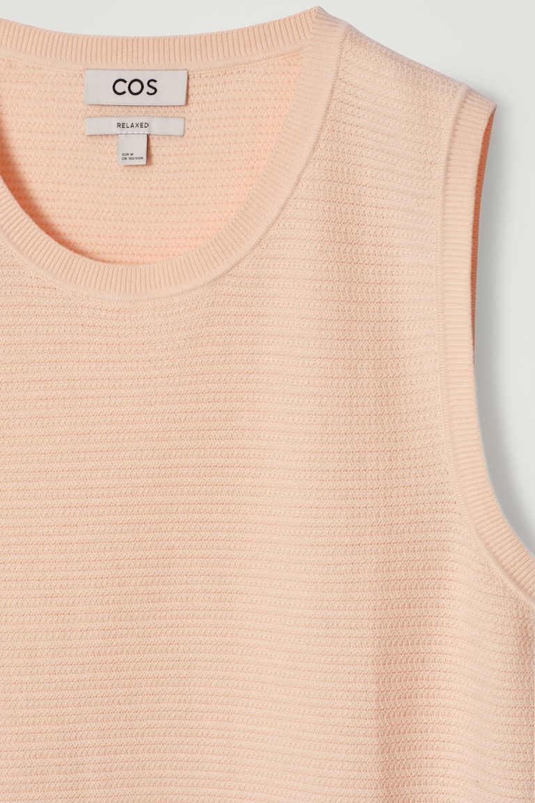 TEXTURED KNITTED COTTON TANK TOP - APRICOT | COS