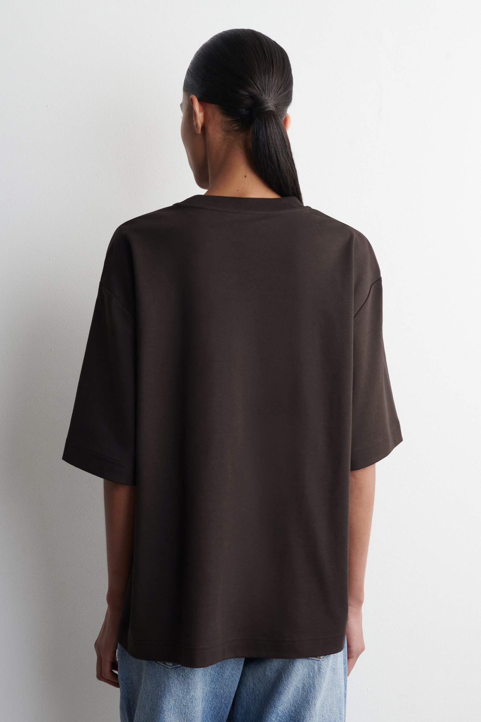 OVERSIZED T-SHIRT - DARK BROWN | COS US