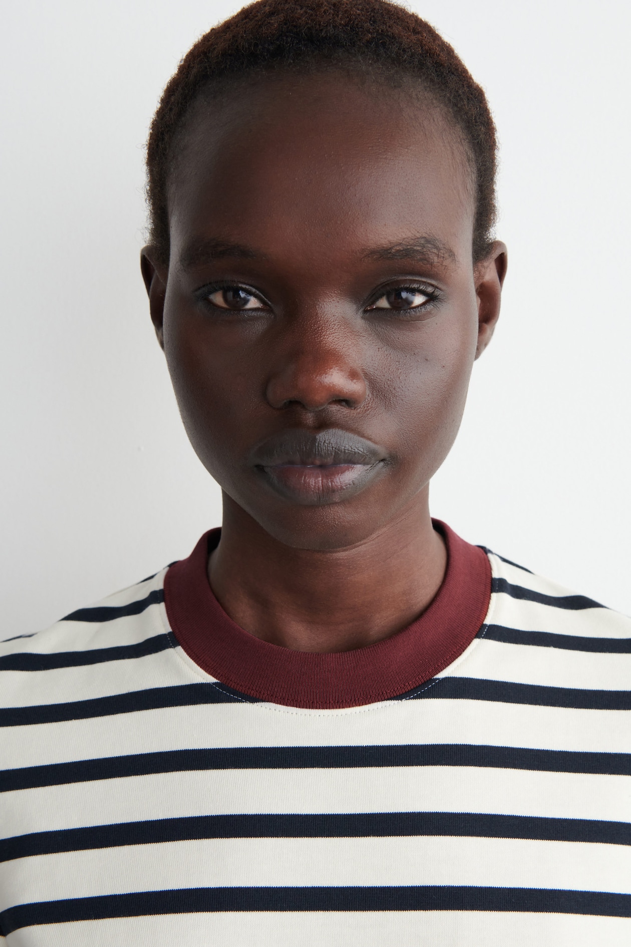 CLEAN CUT REGULAR T-SHIRT - WHITE / BLACK / STRIPED | COS