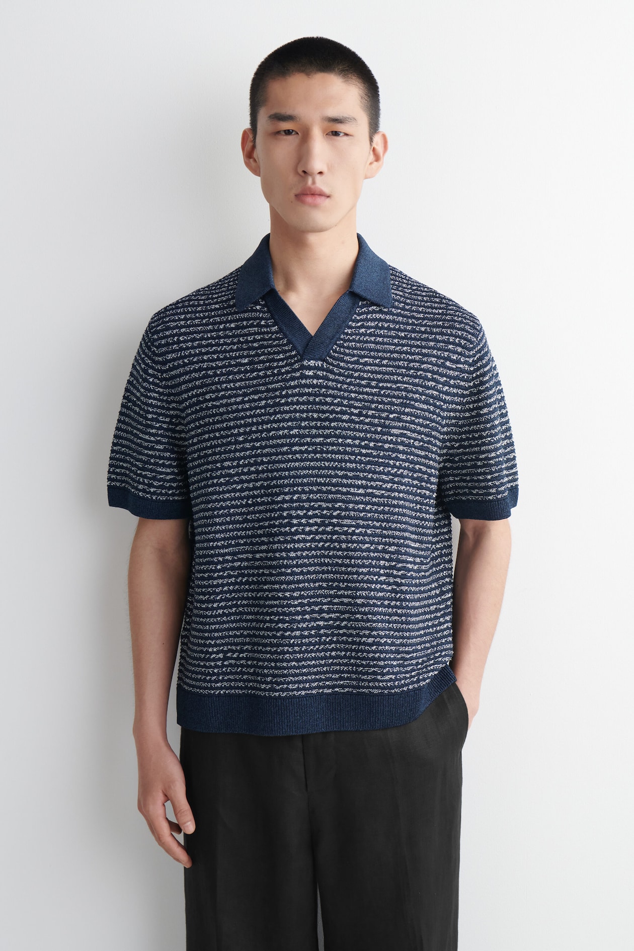 STRIPED OPEN-KNIT POLO SHIRT - NAVY / WHITE / STRIPED | COS