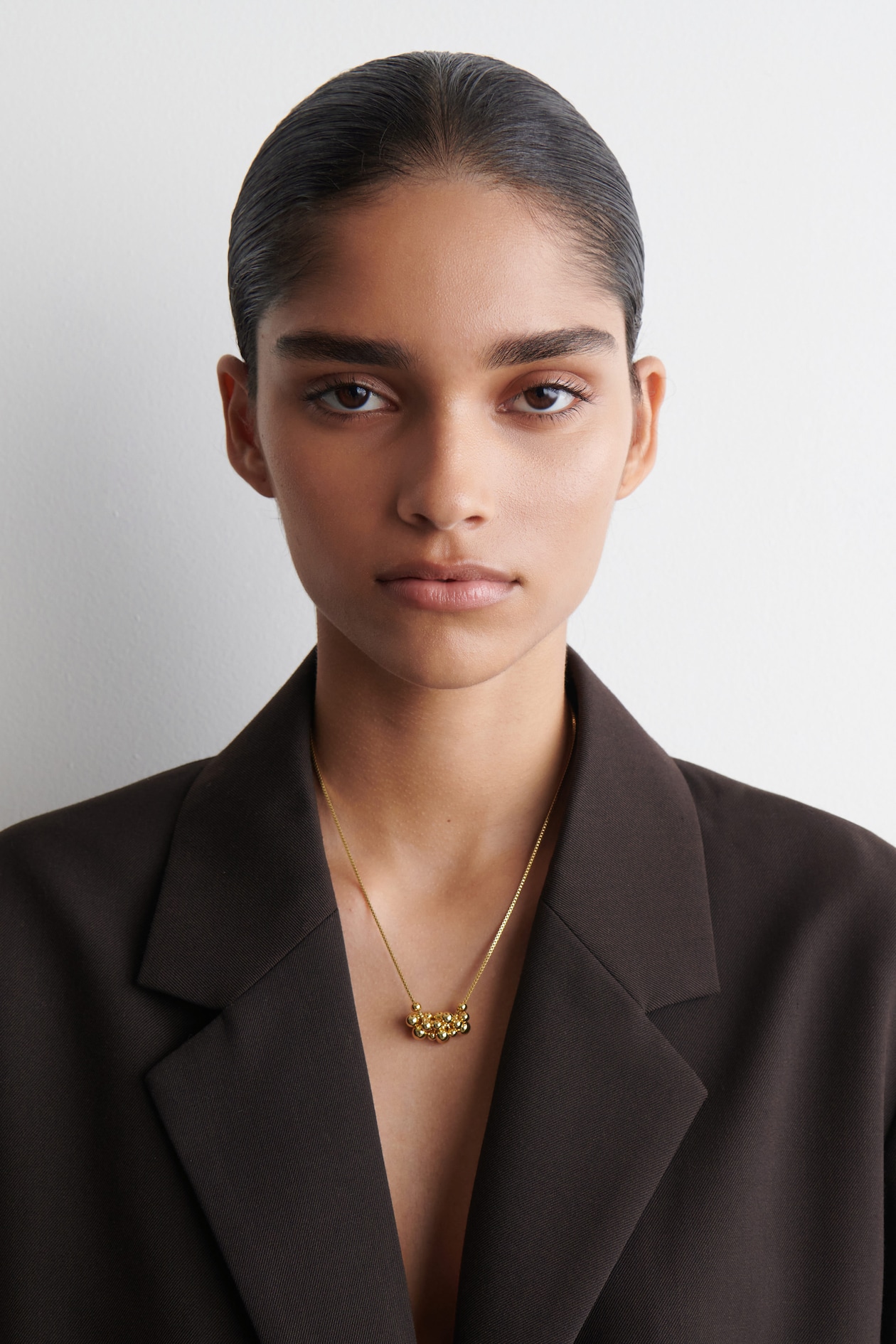 COLLIER À PENDENTIF FAÇON GRAPPE - DORÉ | COS FR