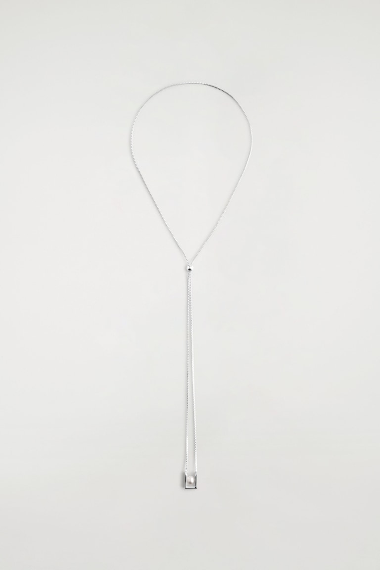 RECTANGULAR CHAIN PENDANT NECKLACE - SILVER / PEARL | COS