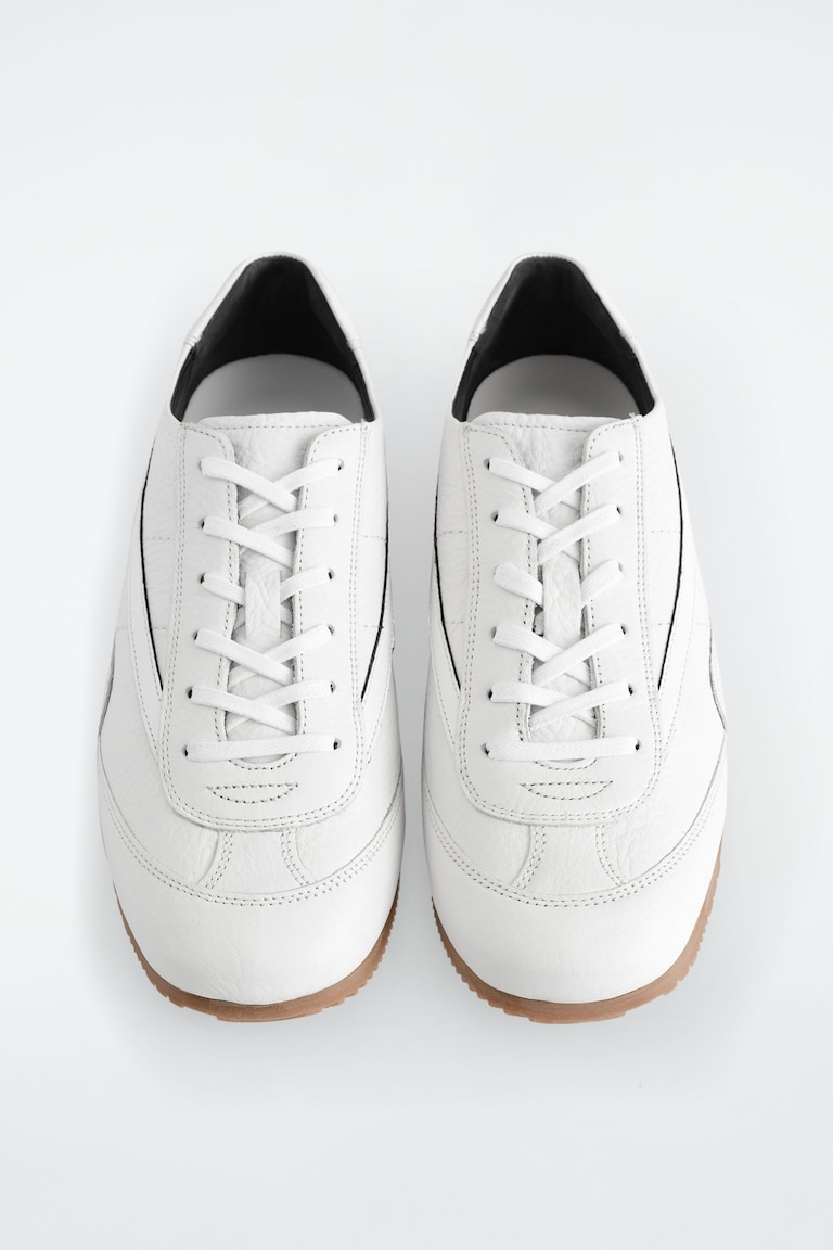 MINIMAL LEATHER TRAINERS - CHALK | COS