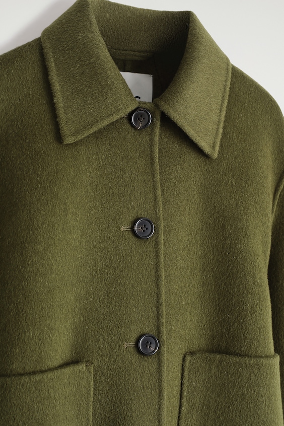 BOXY DOUBLE-FACED WOOL SHORT JACKET - KHAKI | COS
