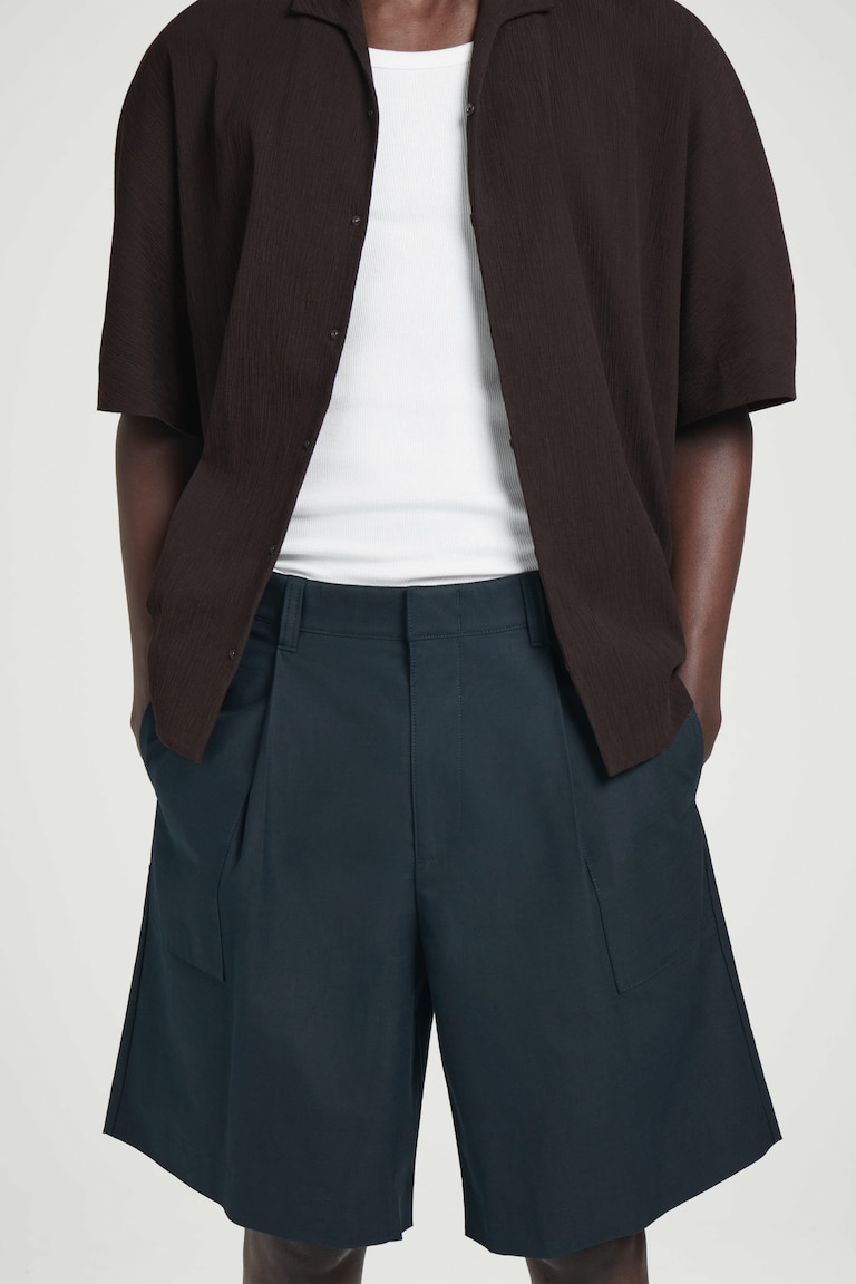 COTTON-TWILL CHINO SHORTS - NAVY | COS